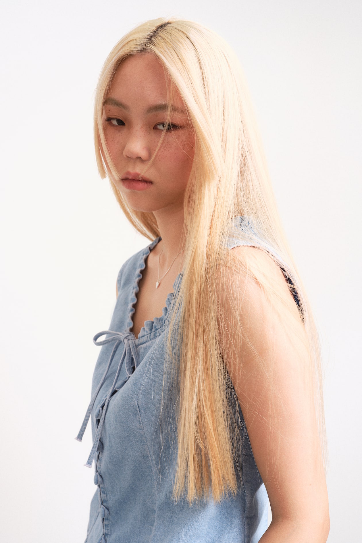 フリルネックラインベスト - ライトデニムブルー - レディース | H&M JP