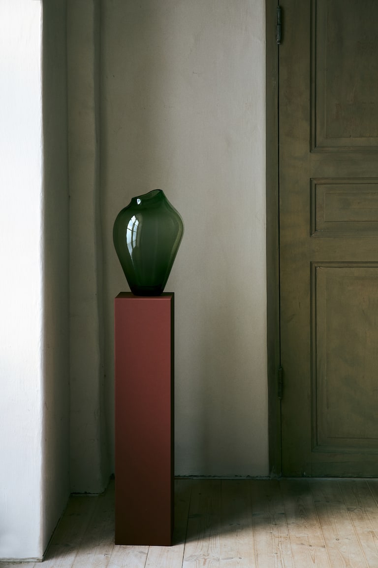 Green Extra-large asymmetrical glass vase at H&M Home | H&M GB