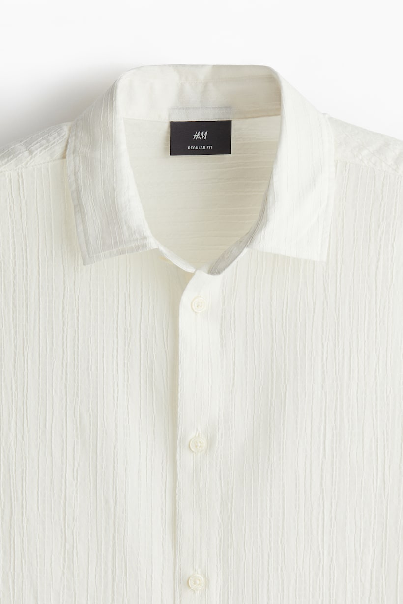 Men’s White Regular Fit Textured short-sleeved shirt | H&M IN