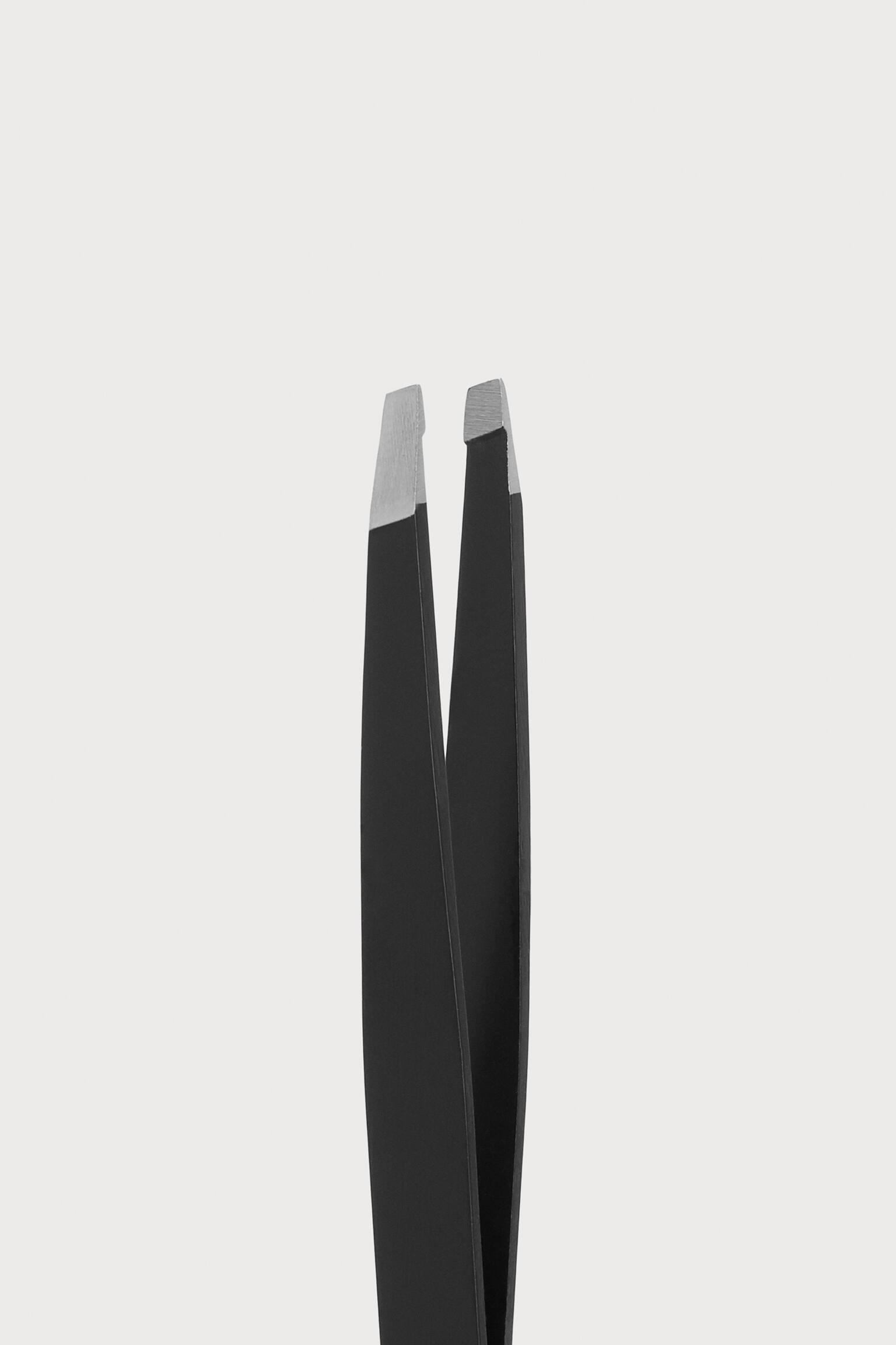 Tweezers - Black/slanted - Beauty all | H&M US