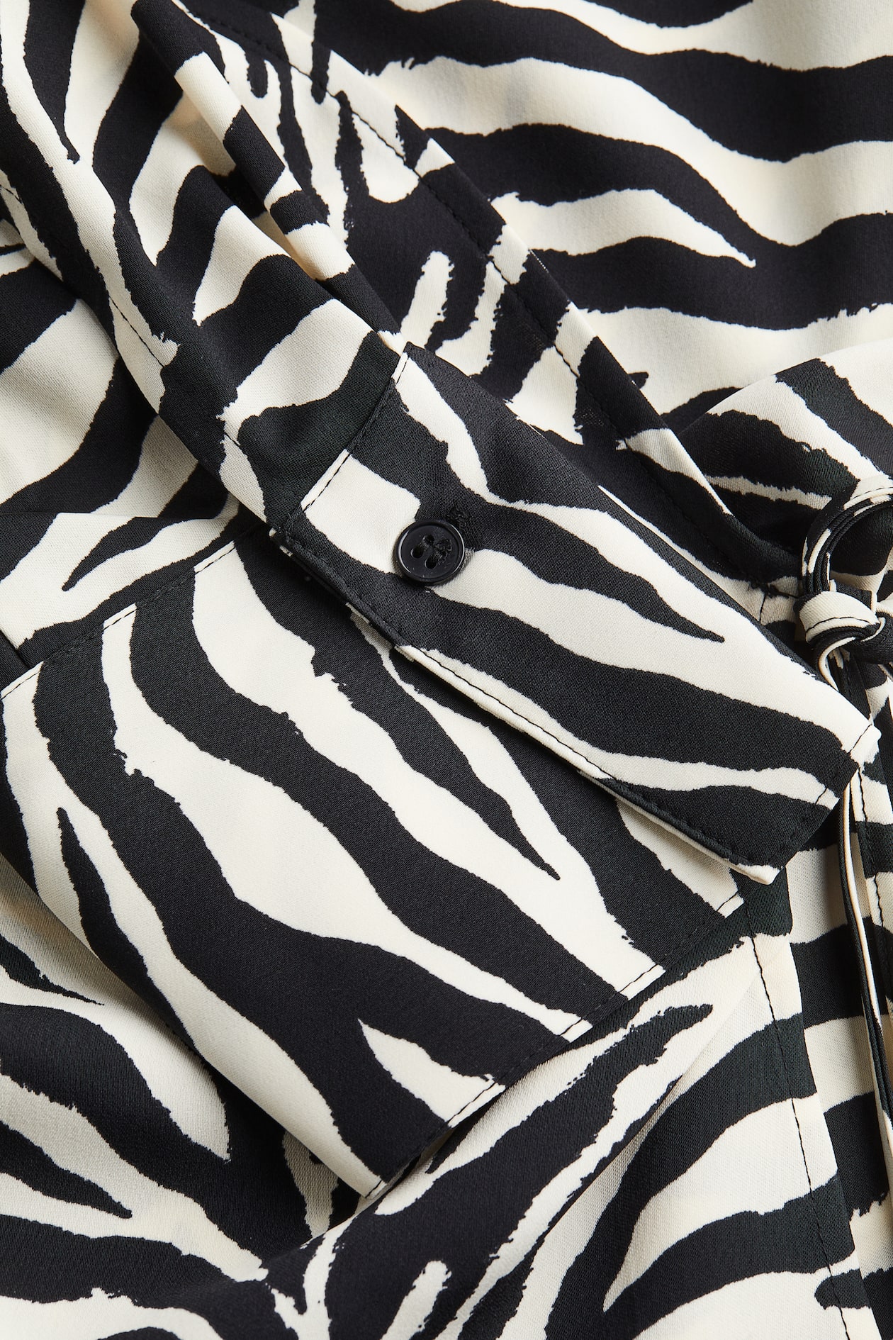 Wrap blouse - Black/Zebra print - Ladies | H&M GB