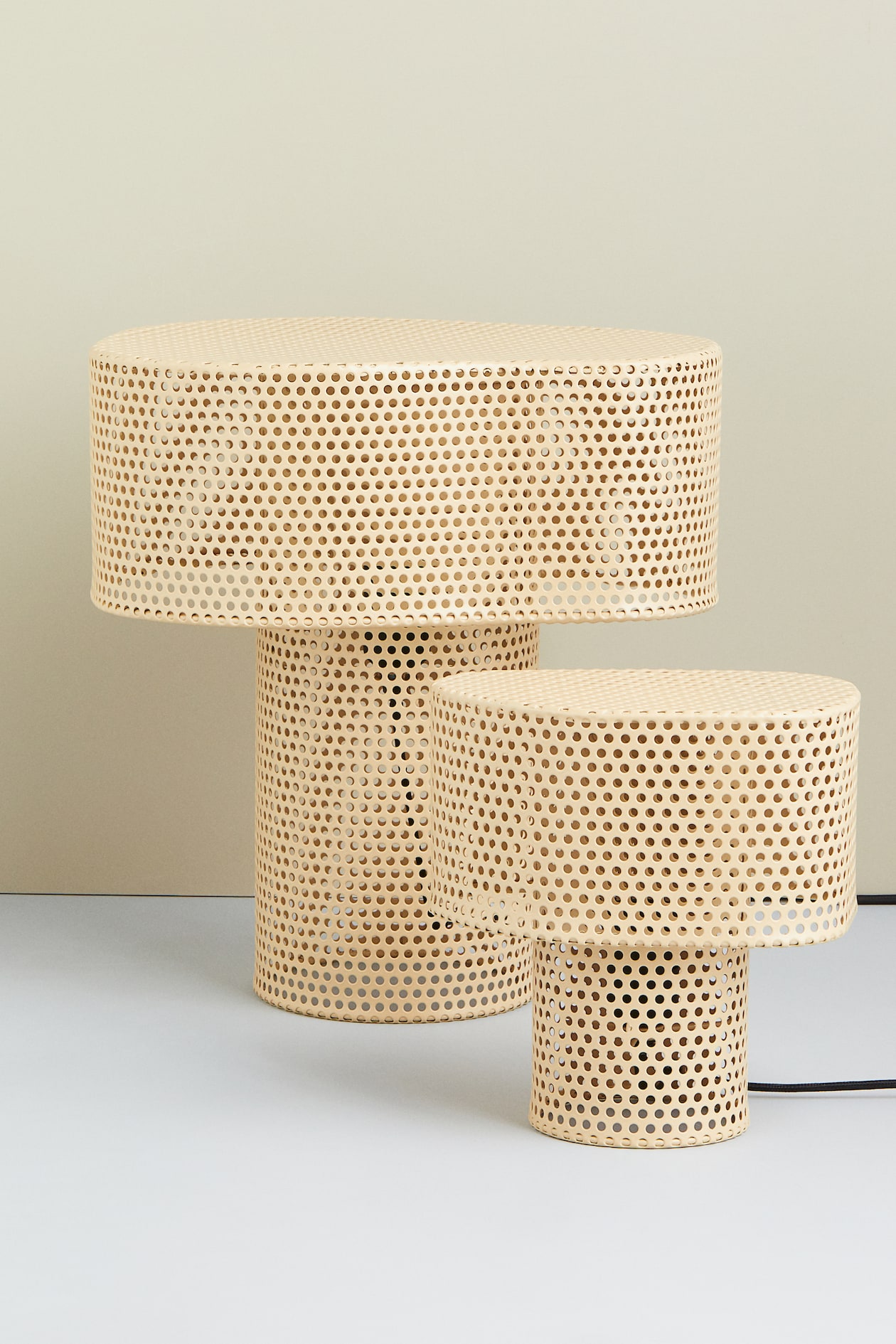 Yellow Metal mesh table lamp at H&M Home | H&M GB