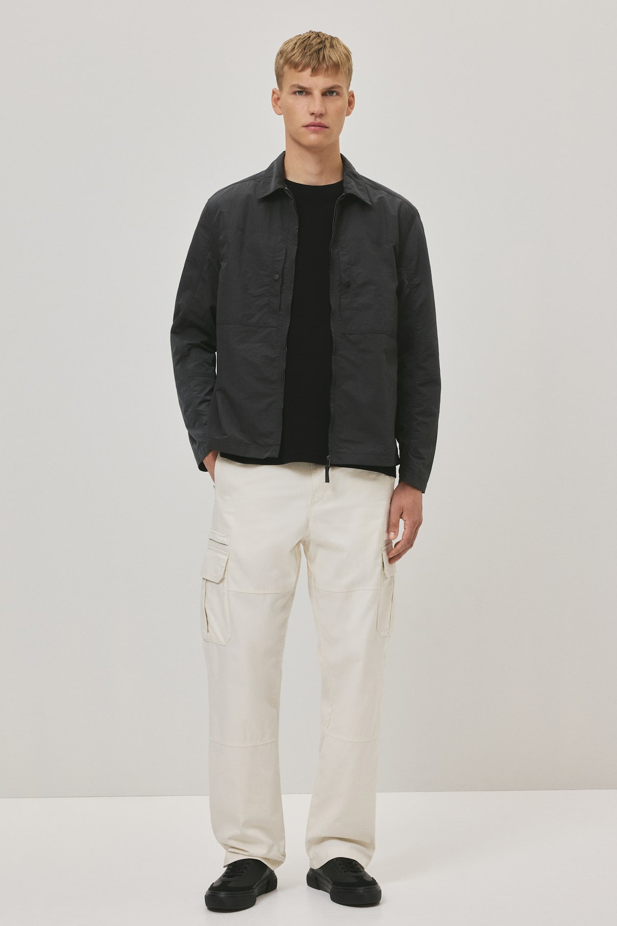 Regular Fit twill cargo trousers - White - Men | H&M GB