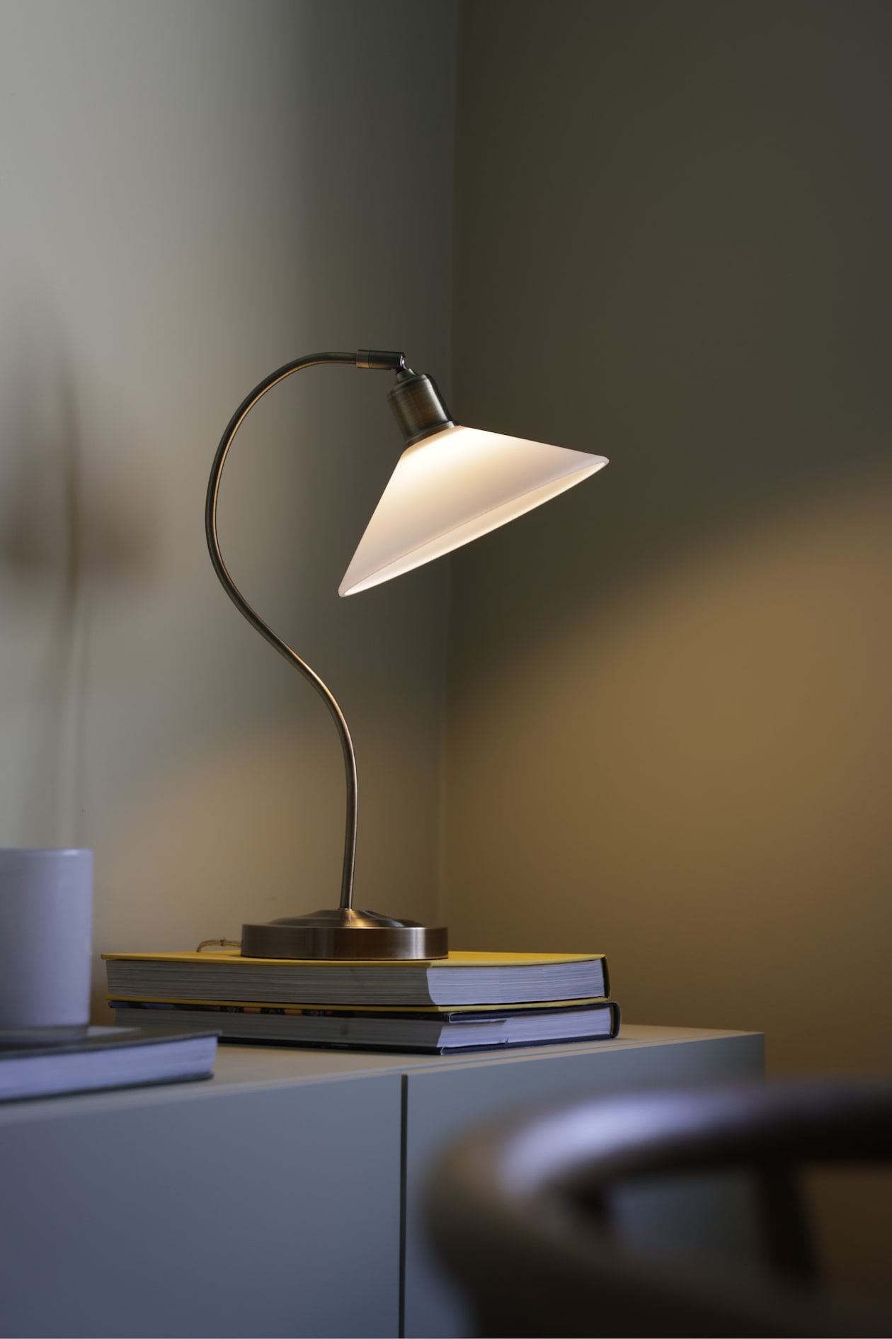 Vela Table Lamp - White - Markslöjd - HOME | H&M BE