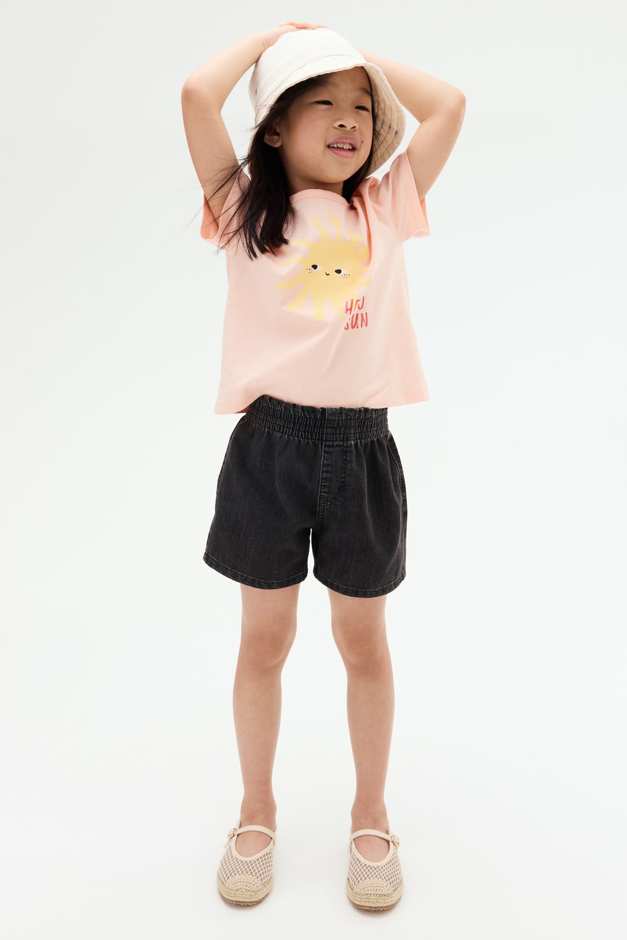 מכנסי ג'ינס קצרים Loose Fit - שחור - Kids | H&M IL