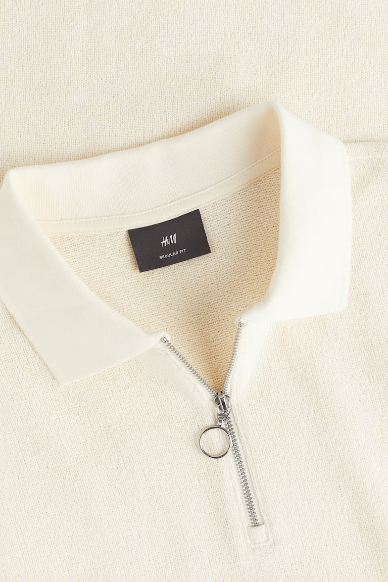 Playera polo Regular Fit con zíper superior - Crema - Men | H&M MX