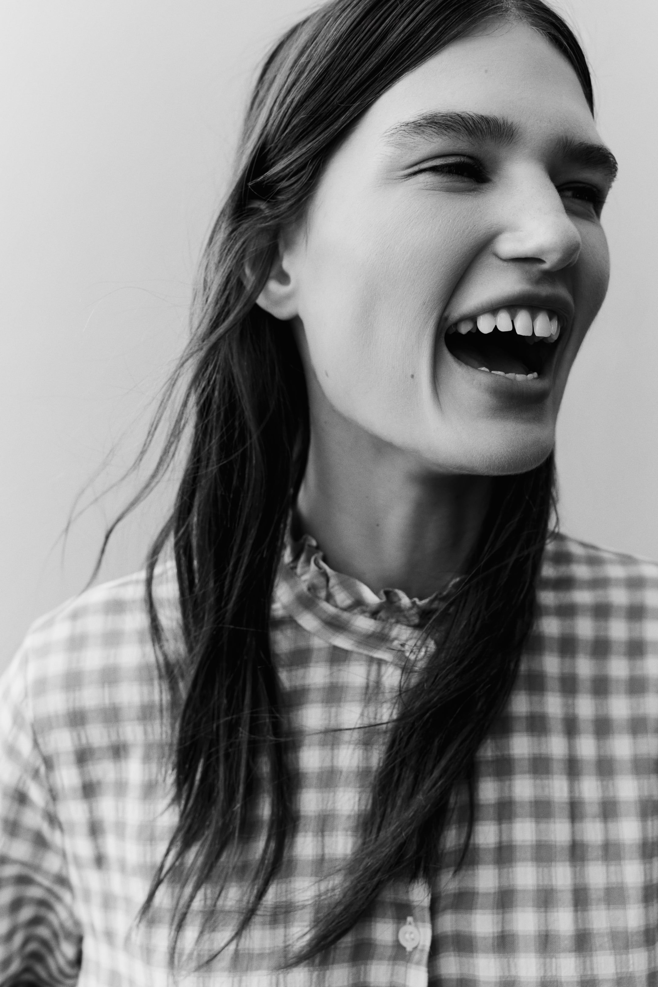 Women's Beige/checked Ruffle-Collar Blouse | H&M CA