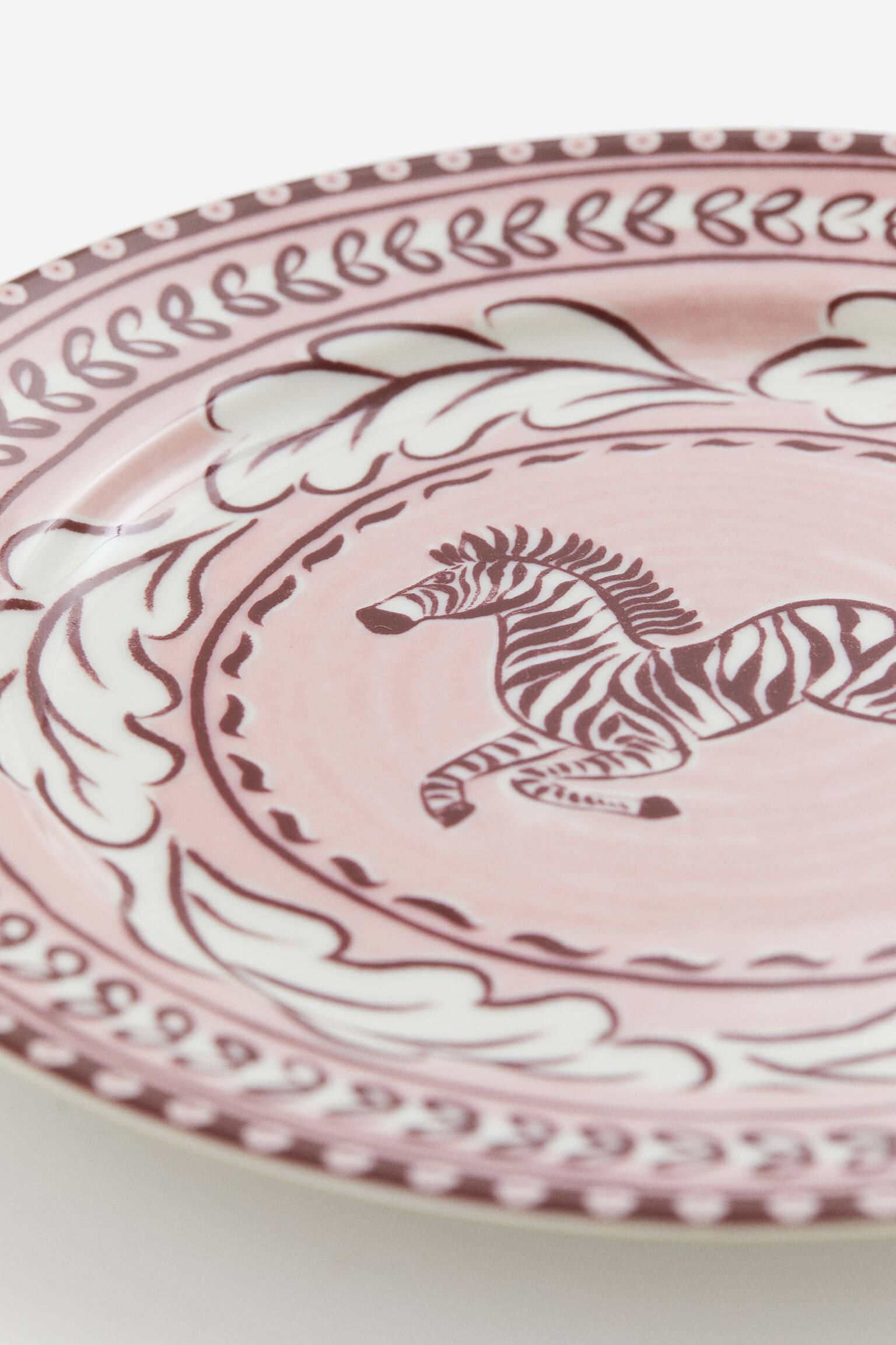 Medium-sized Porcelain Plate - Pink/patterned - Home All | H&M US