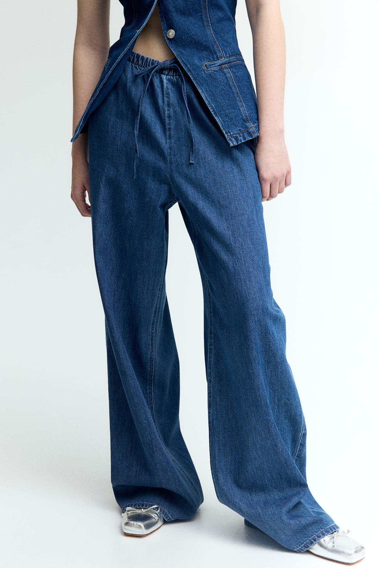 Feather Soft Denim drawstring trousers - Denim blue - Ladies | H&M IE