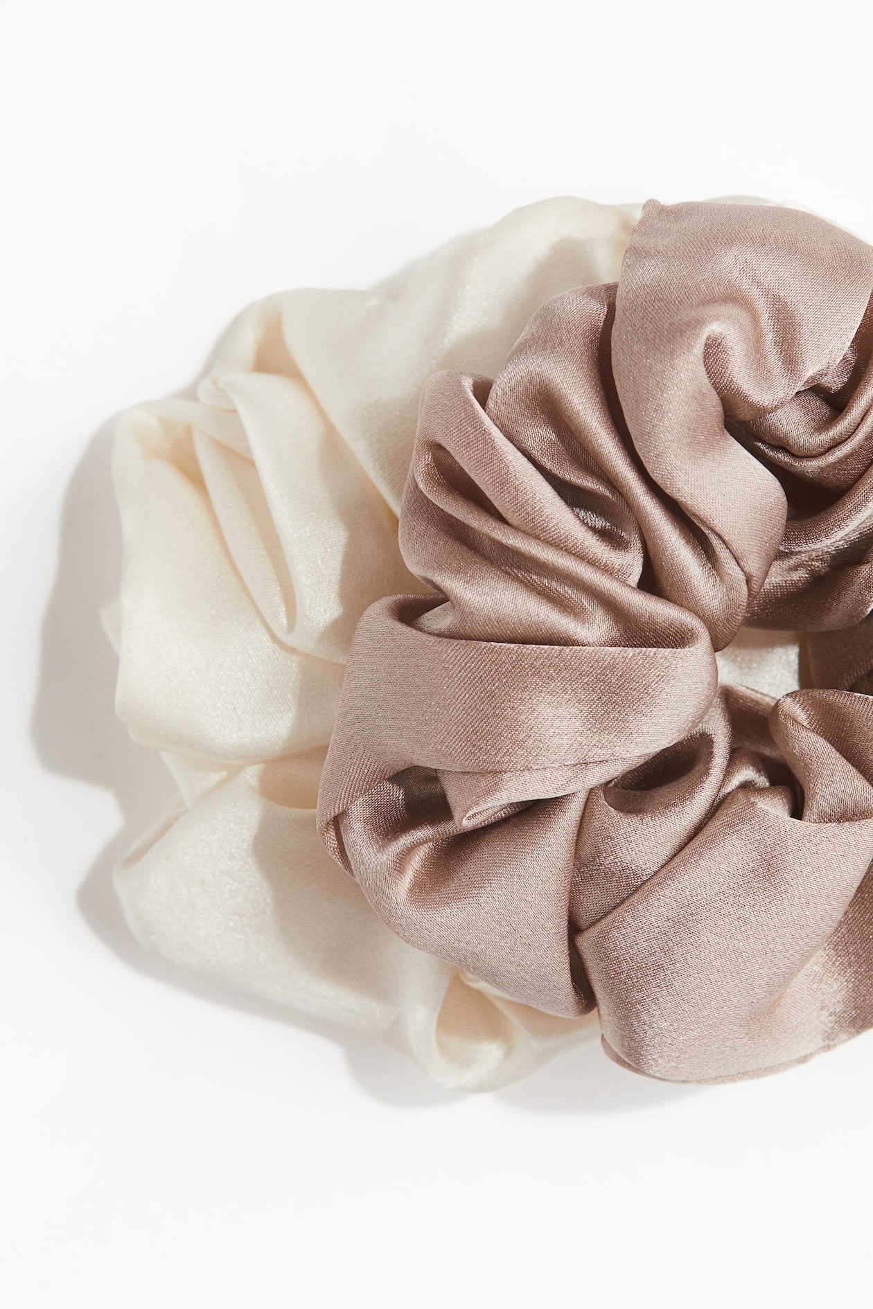 2-pack silk scrunchies - Beige/Cream - Ladies | H&M GB