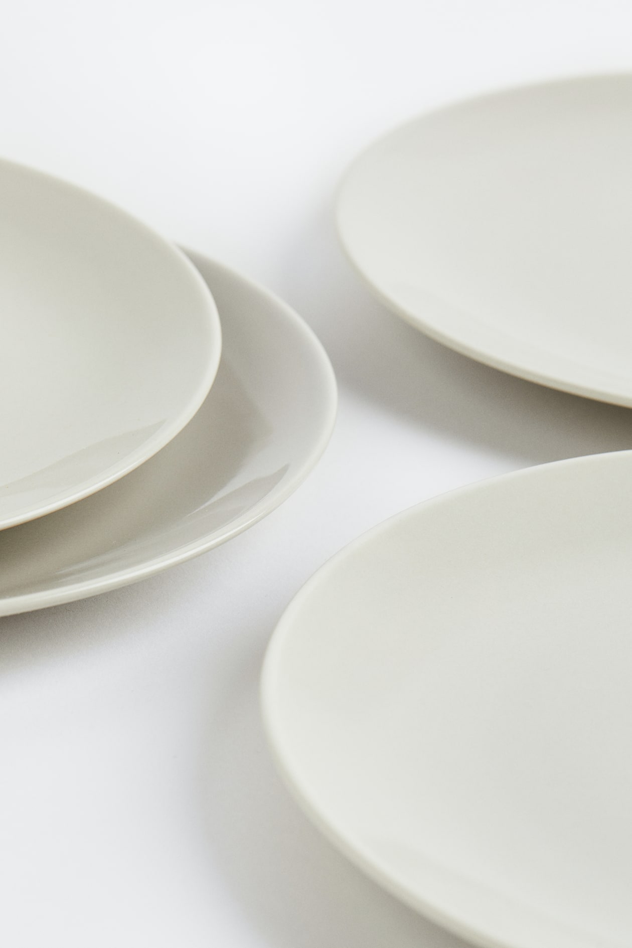 Light beige 4-pack Plates at H&M Home | H&M CA