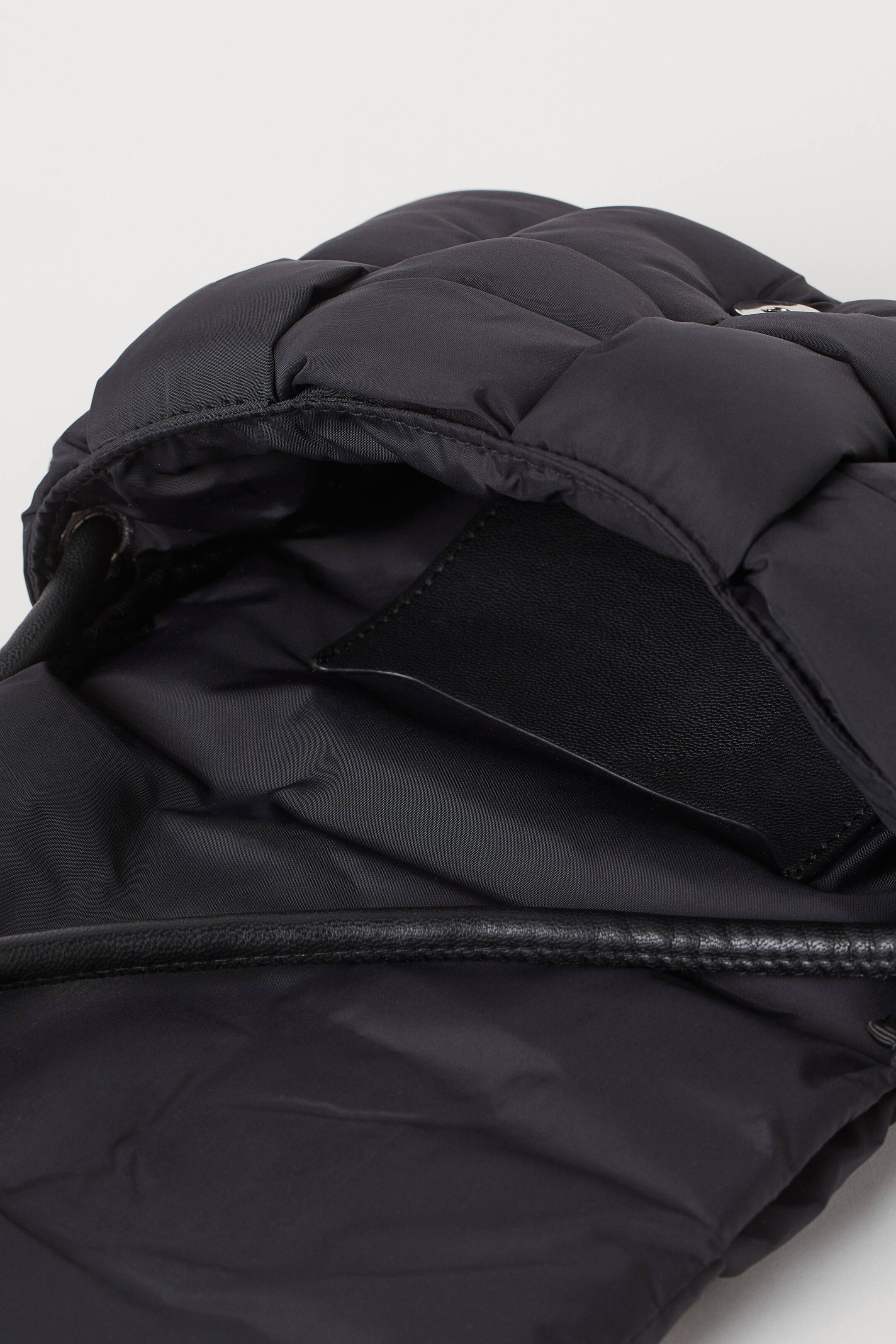 Quilted mobile phone bag - Black - Ladies | H&M IE