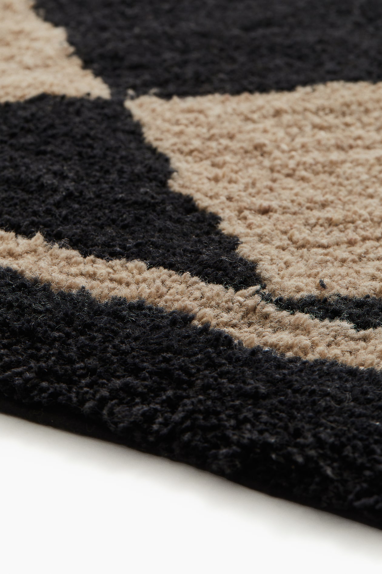 Beige/Harlequin-patterned Harlequin-patterned wool-blend rug at H&M ...