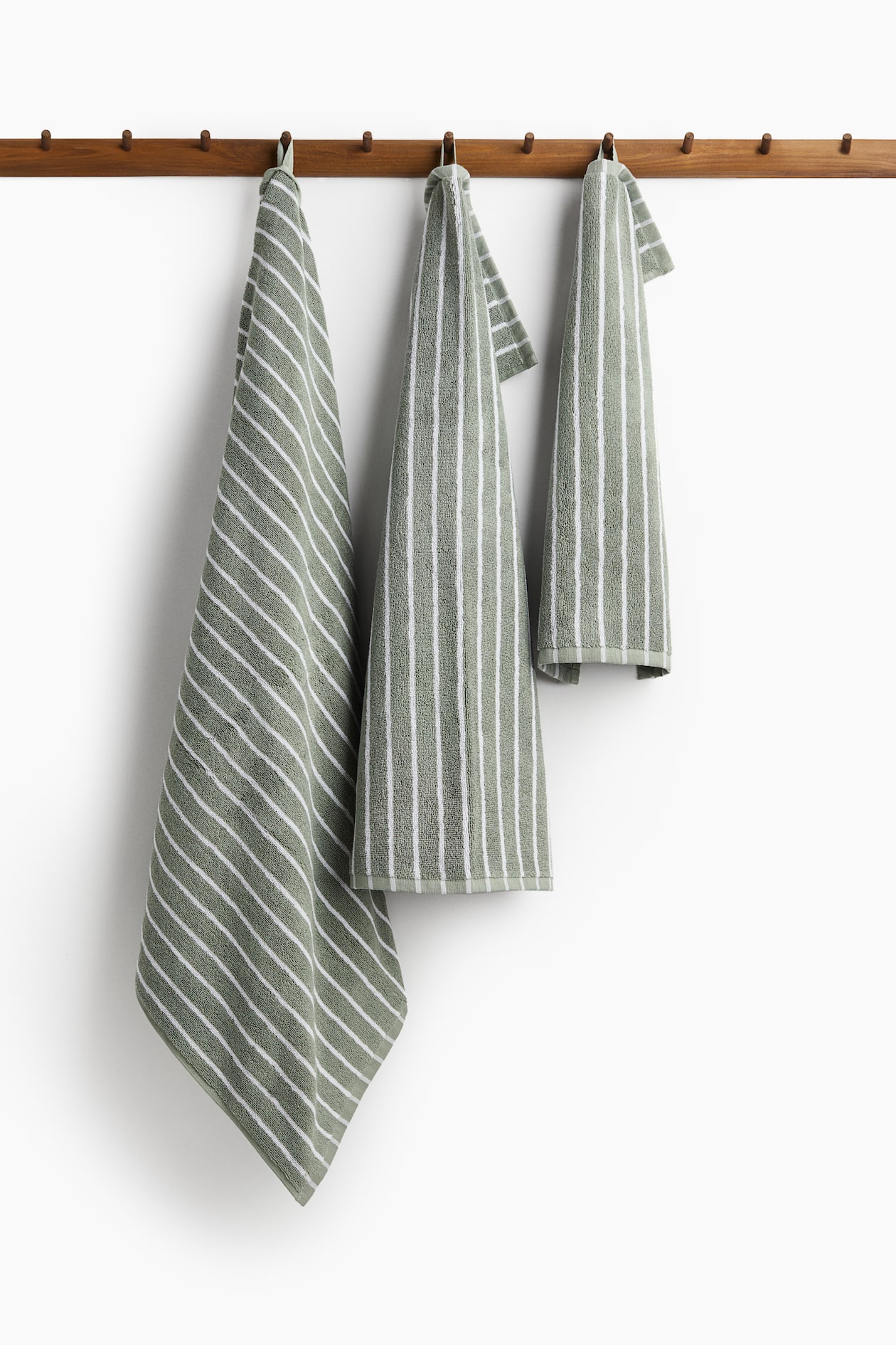 Striped Bath Towel - Sage green/striped - Home All | H&M US