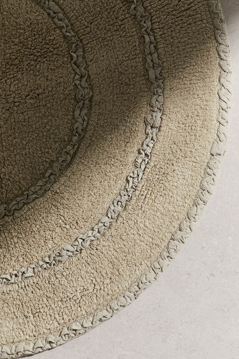 Light dusty green Round Cotton Bath Mat at H&M Home | H&M CA