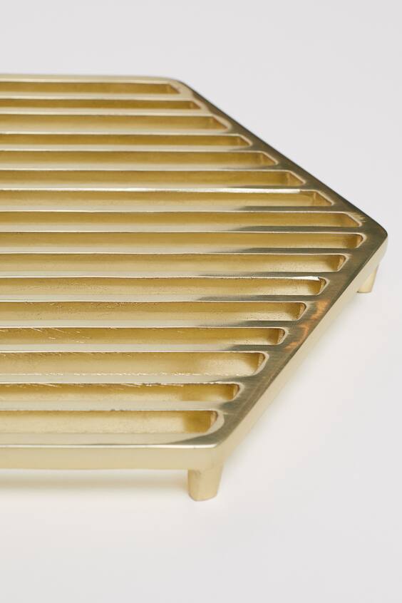 Perforated-patterned Trivet - Gold-colored - Home All | H&M US
