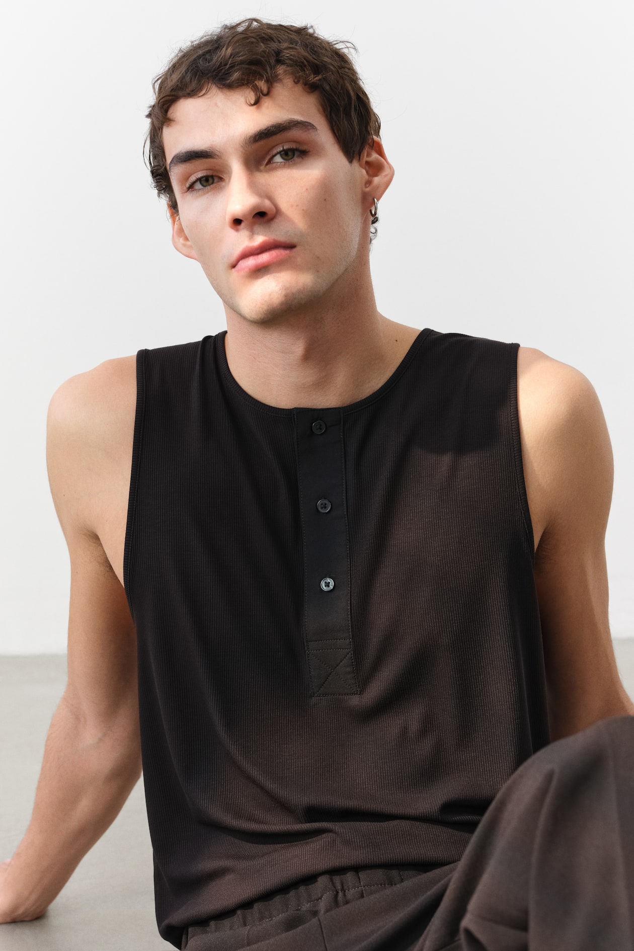 Slim Fit Ribbed vest top - Black - Men | H&M IN