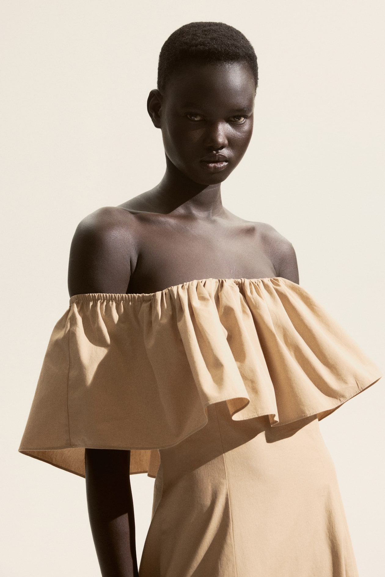 Flounced off-the-shoulder dress - Beige - Ladies | H&M IN