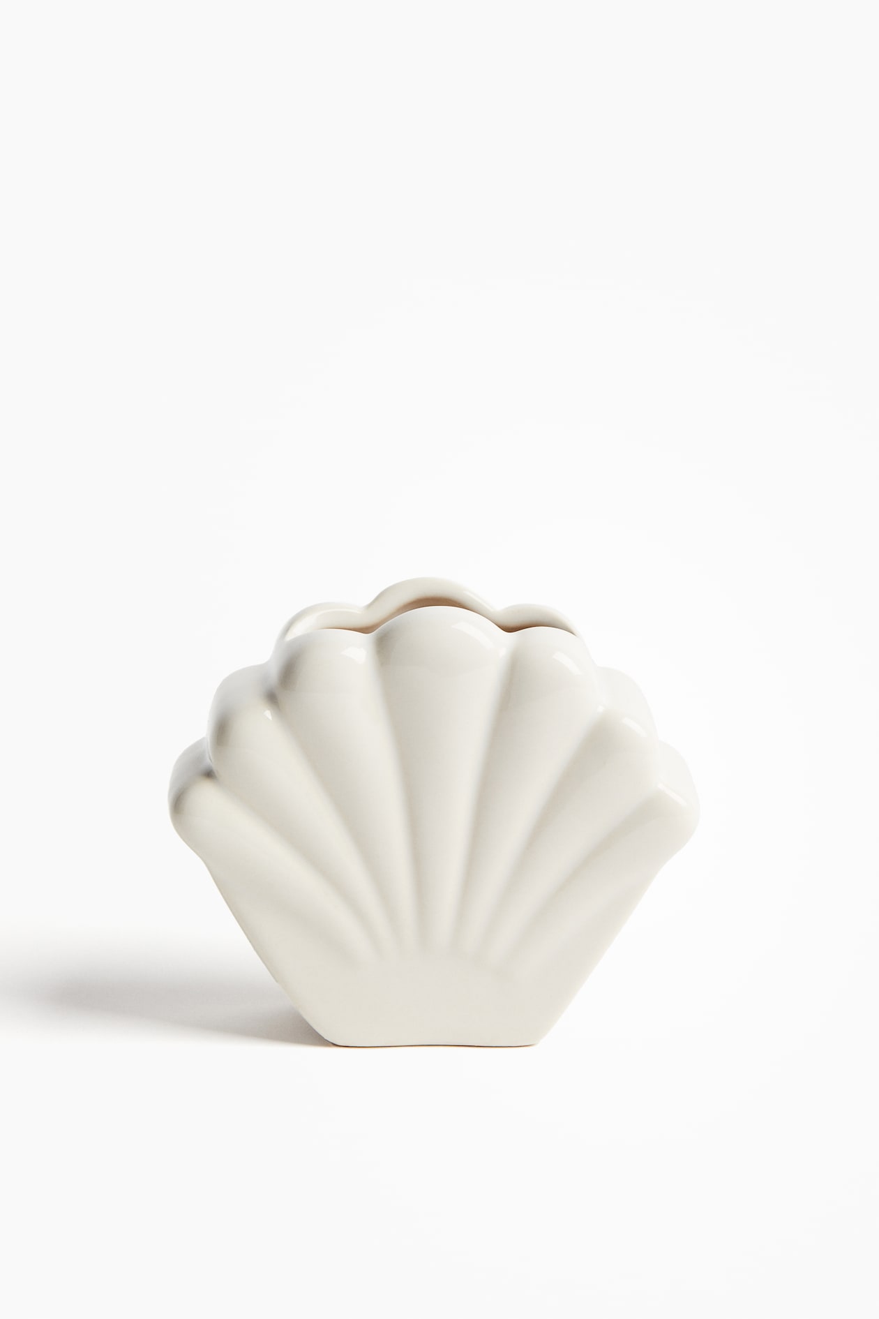 Light beige Seashell-Shaped Toothbrush Mug at H&M Home | H&M US
