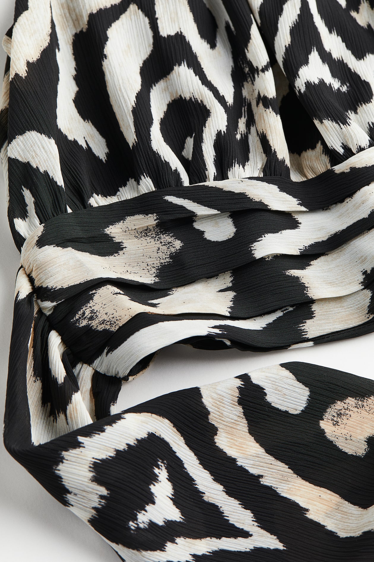 One-shoulder Crop Top - Sleeveless - Crop - Black/patterned - Ladies ...