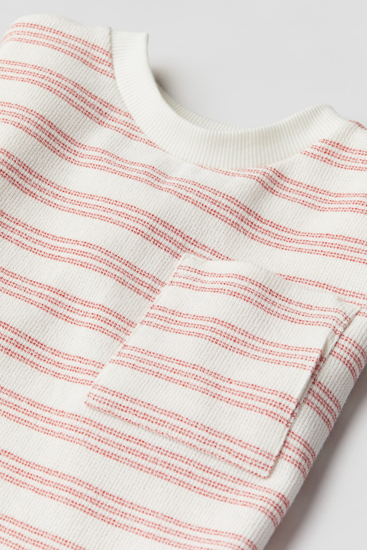 Chest-pocket T-shirt - White/red striped - Kids | H&M US