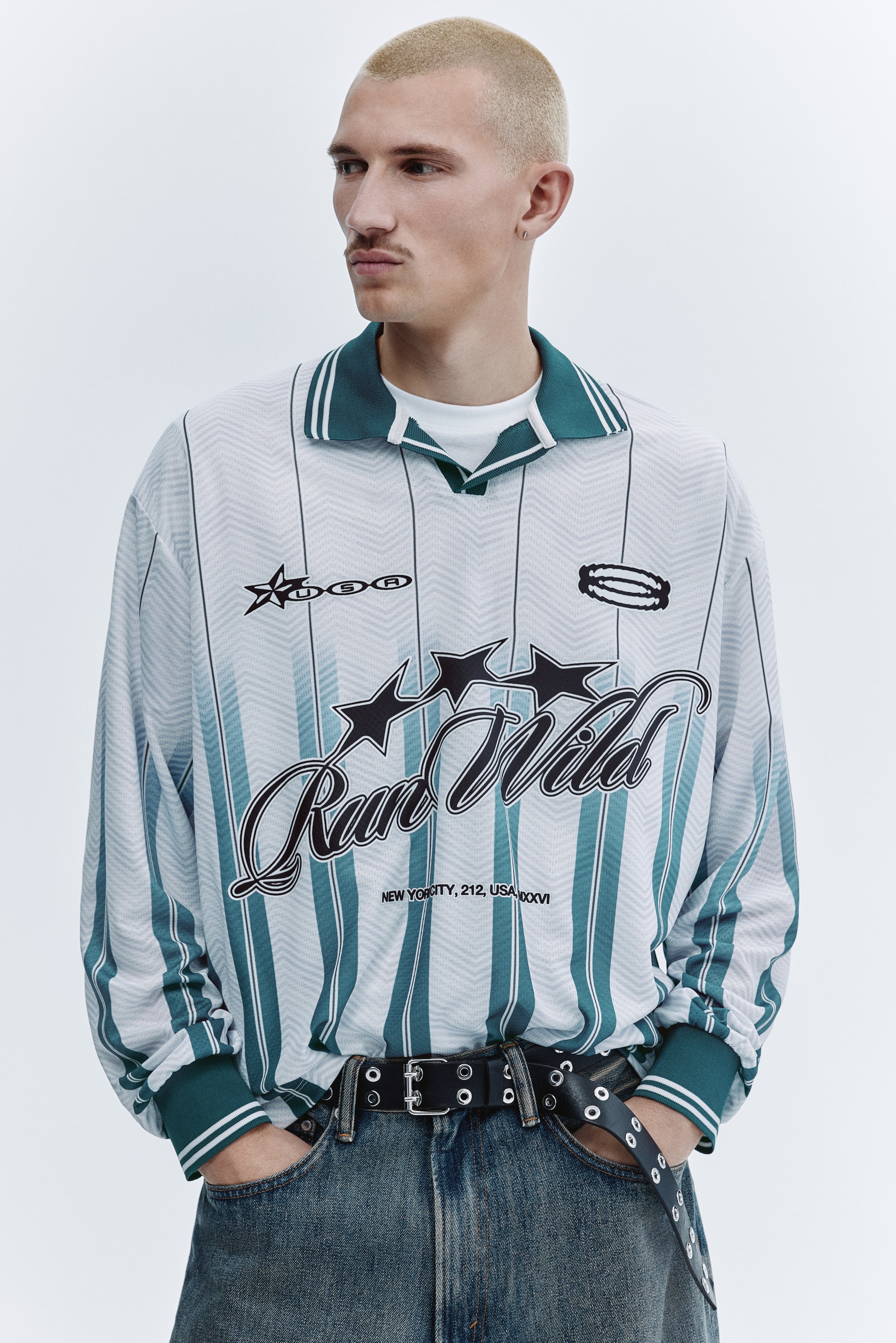 Men’s White/Run Wild Loose Fit Football shirt | H&M GB