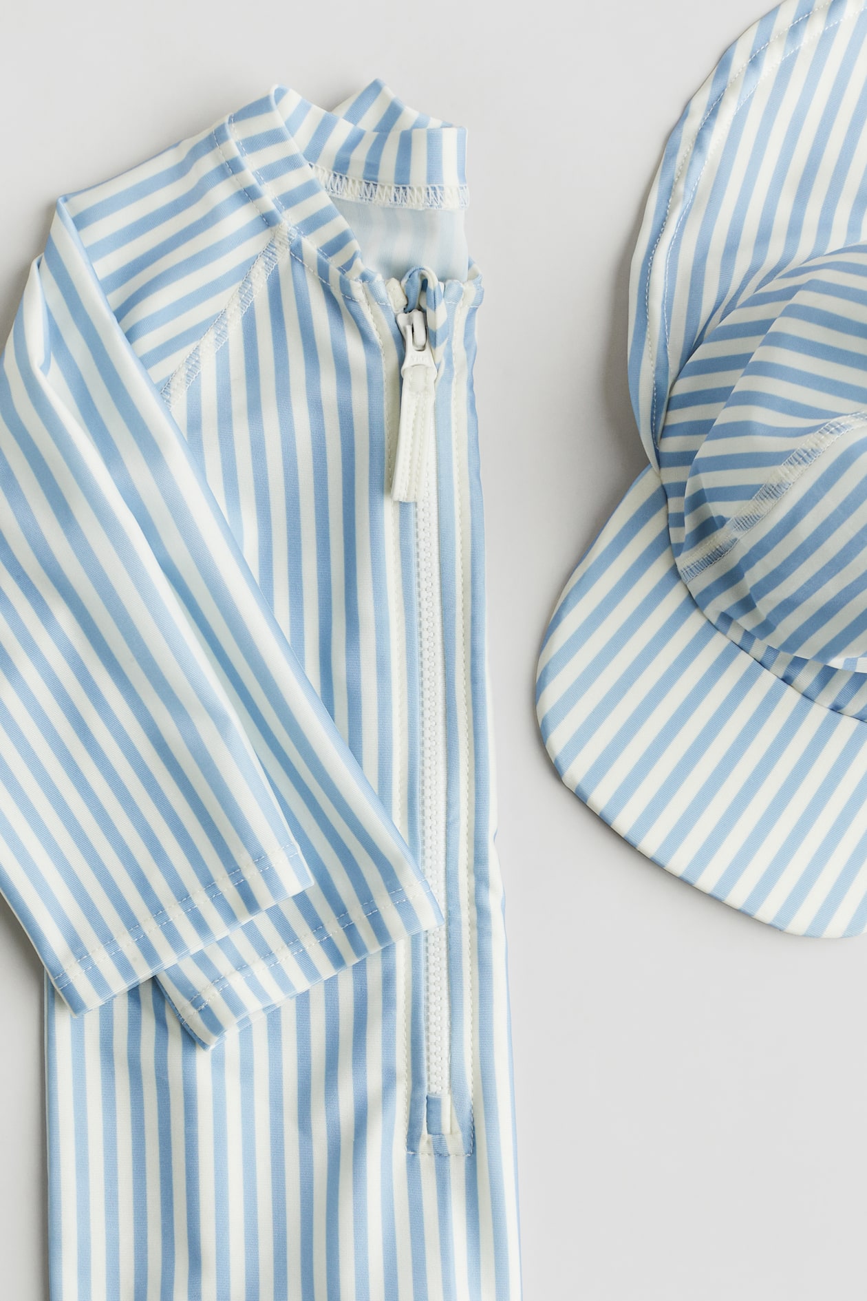 Light blue/striped UPF 50 Sun Protection Set for kids | H&M CA