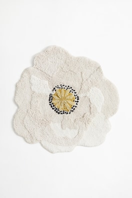 Tufted Flower-Shaped Bath Mat - Light beige/flower - Home All | H&M US