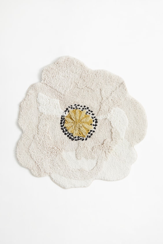 Tufted Flower-Shaped Bath Mat - Light beige/flower - Home All | H&M US