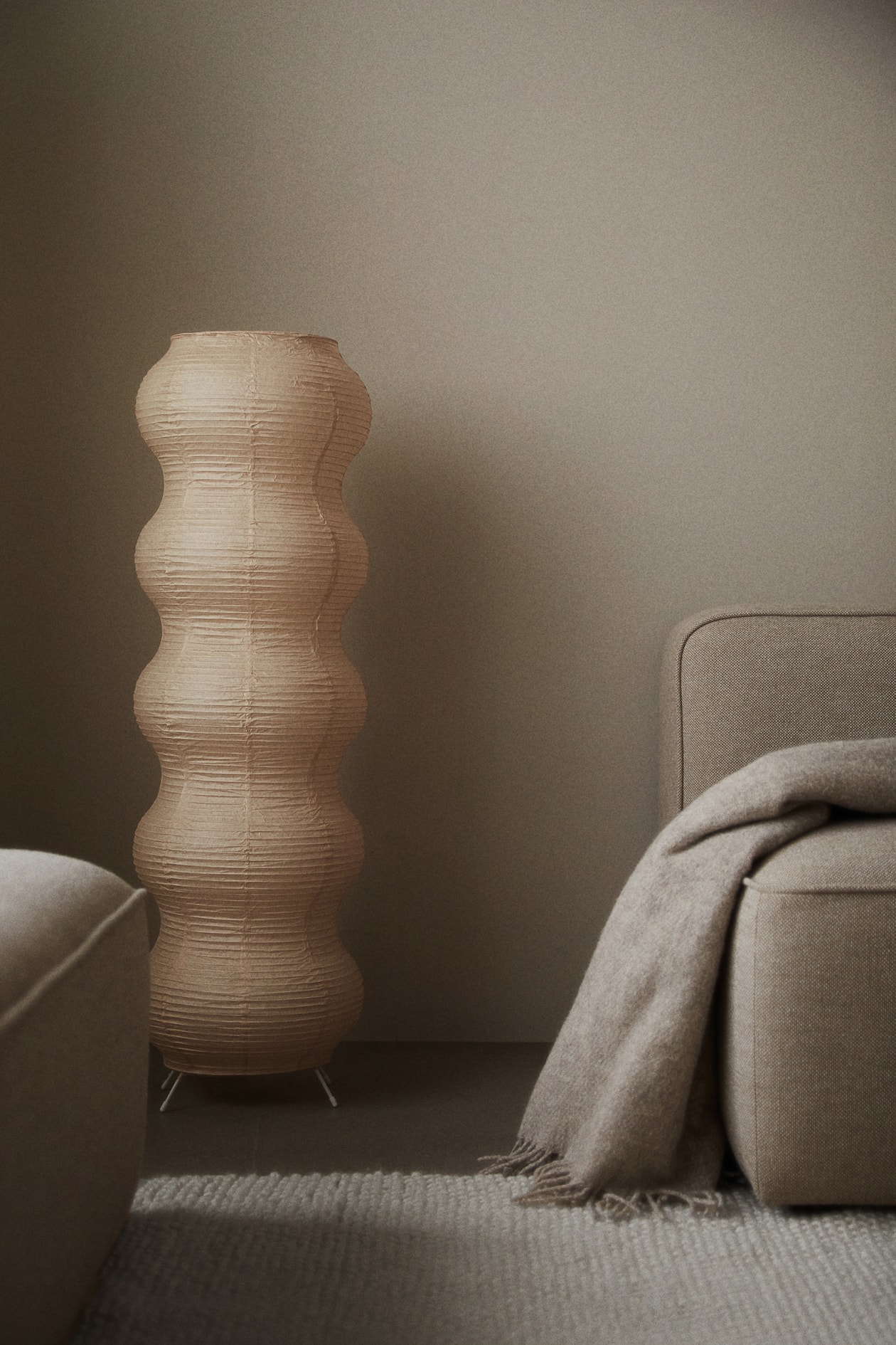 Golvlampa i rispapper - Ljusbeige - Home All | H&M SE