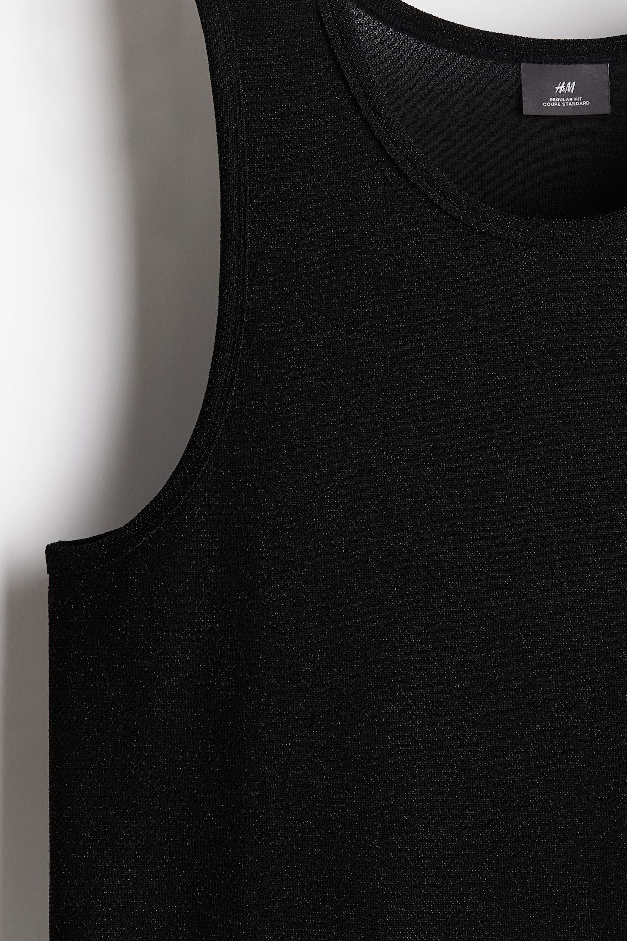 Men’s Black Regular Fit Shimmering vest top | H&M GB