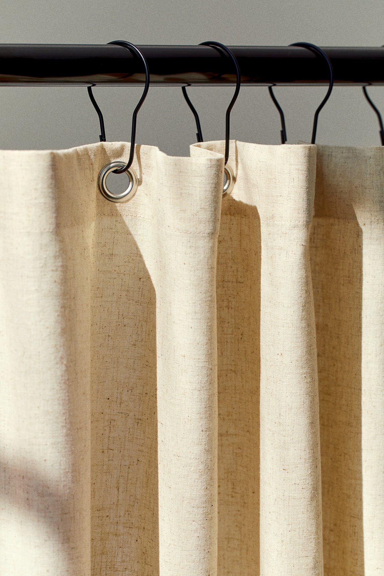 Black Shower curtain rings at H&M Home | H&M GB