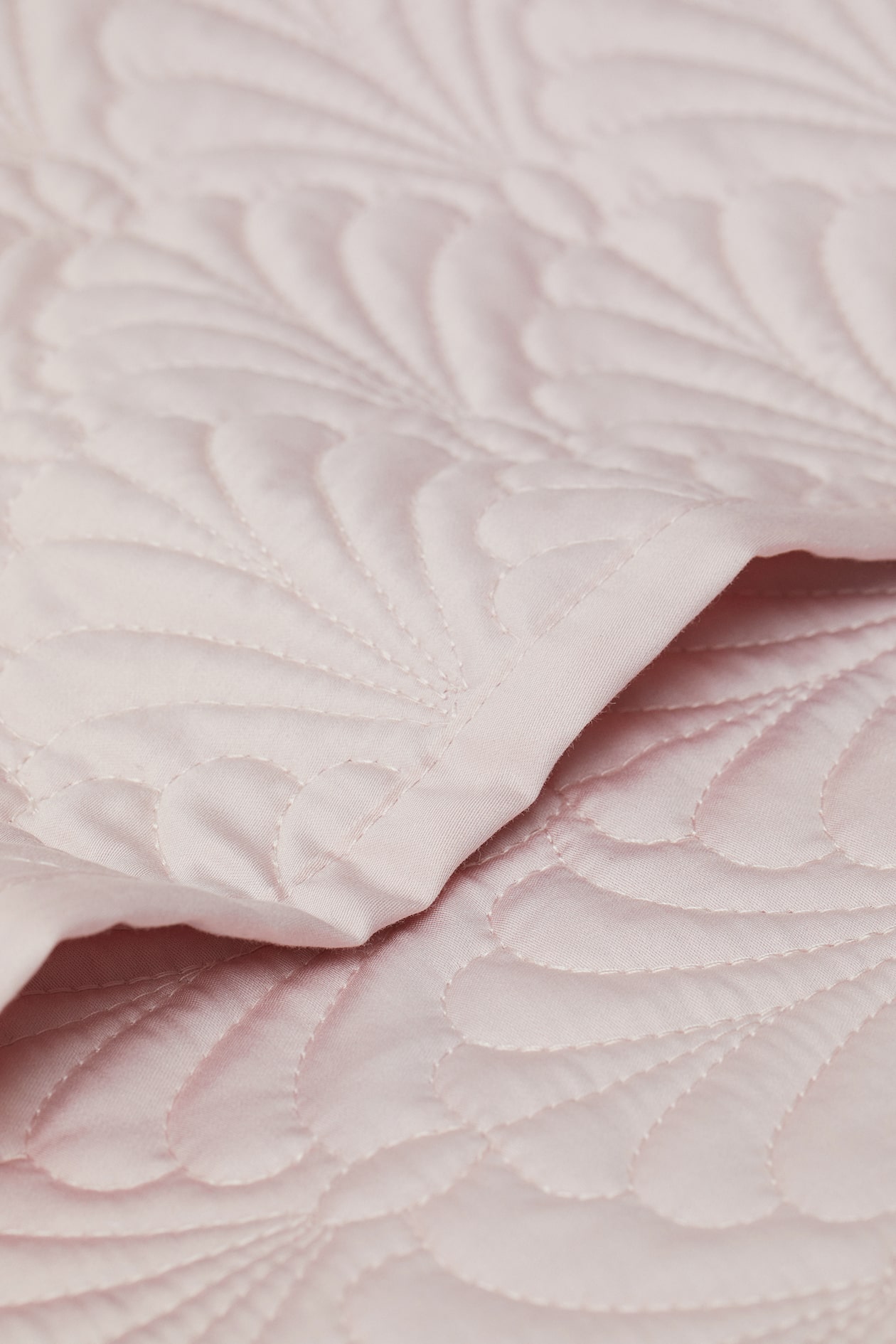 Quilted Satin Bedspread - Light pink - Home All | H&M CA