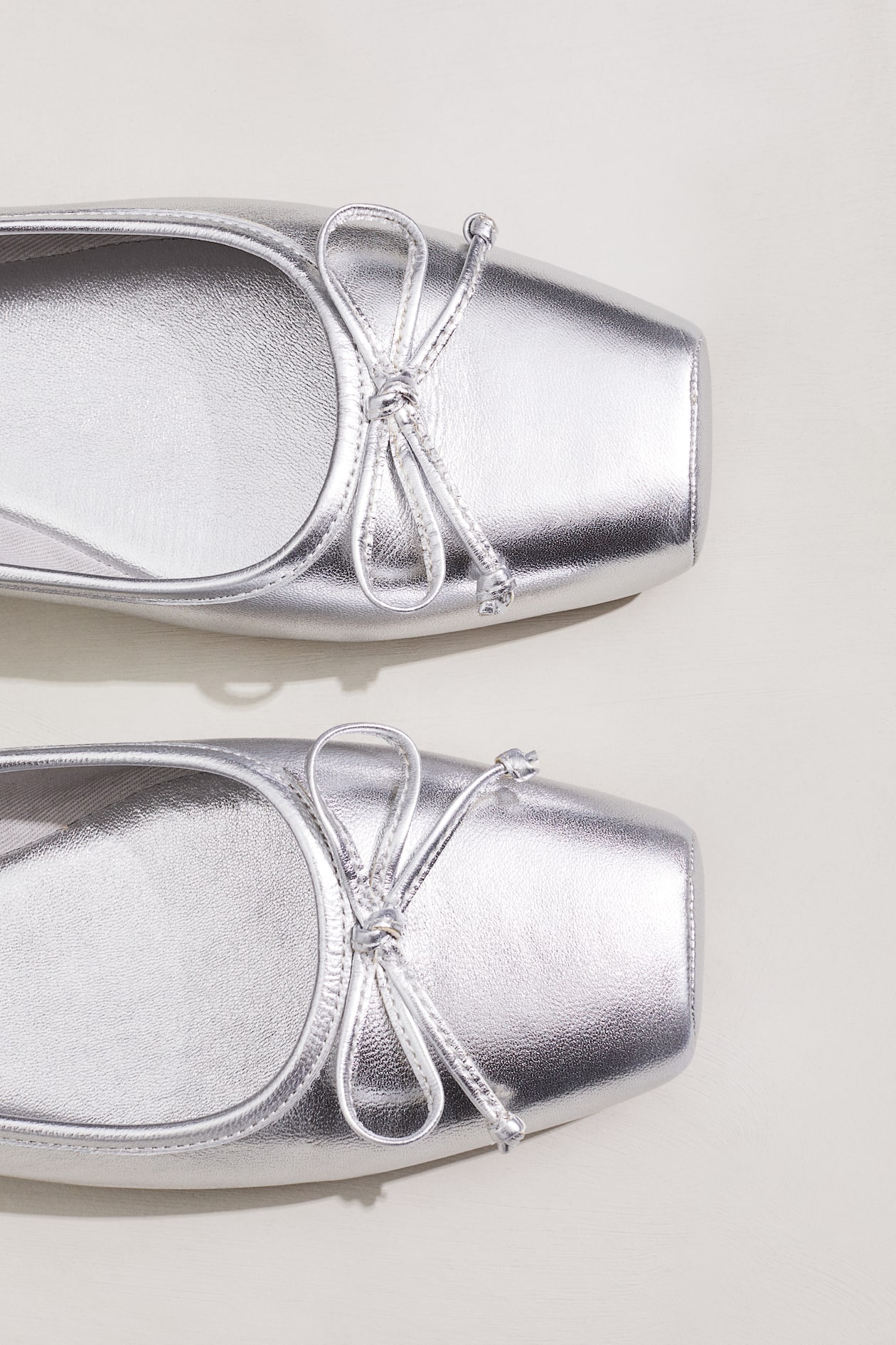 Ballerinaskor i läder - Silver - DAM | H&M SE