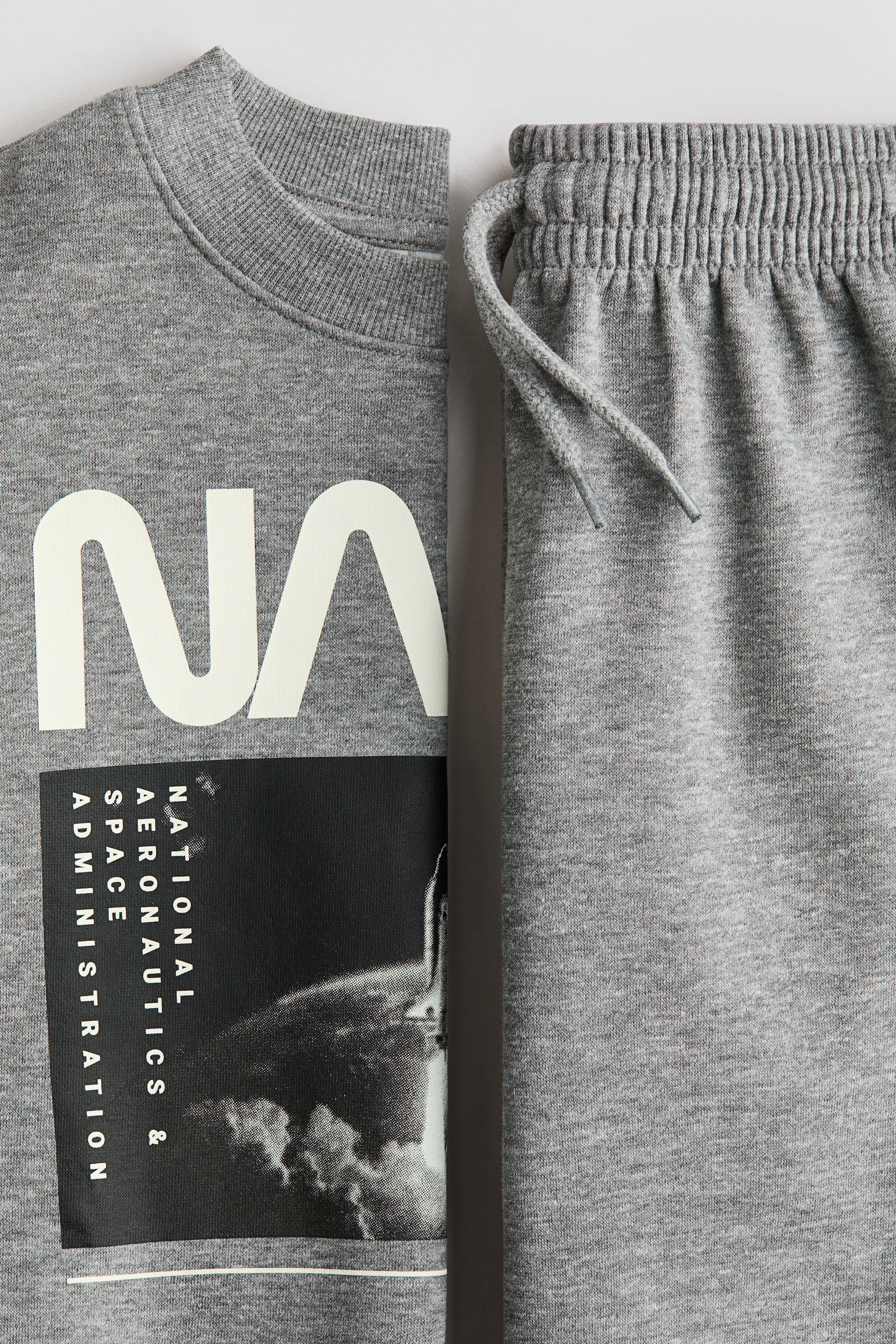 Gray melange/NASA 2-Piece Sweatshirt and Joggers Set for kids | H&M CA