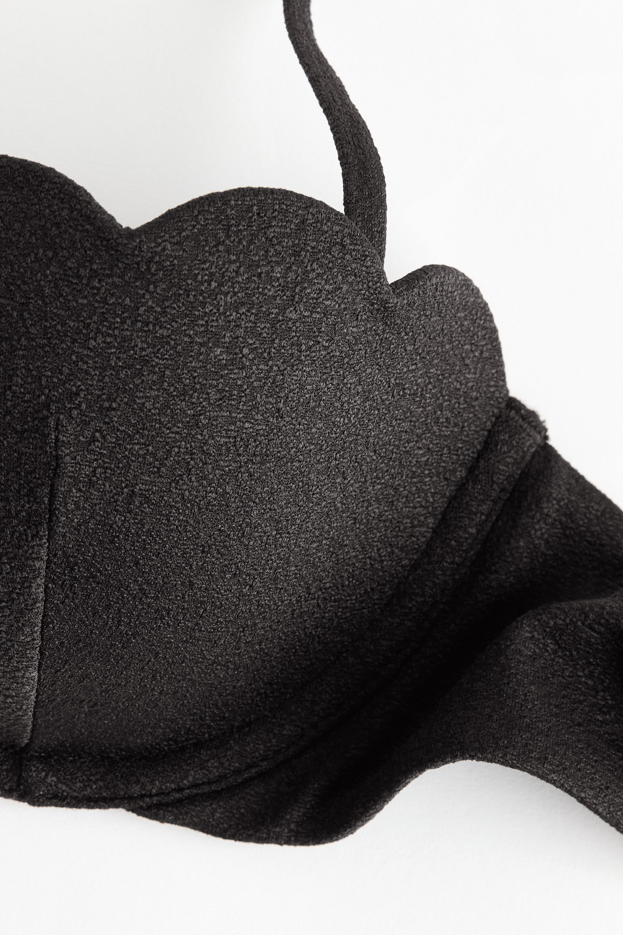 Top de bikini balconette con copas acolchadas - Negro - MUJER | H&M ES