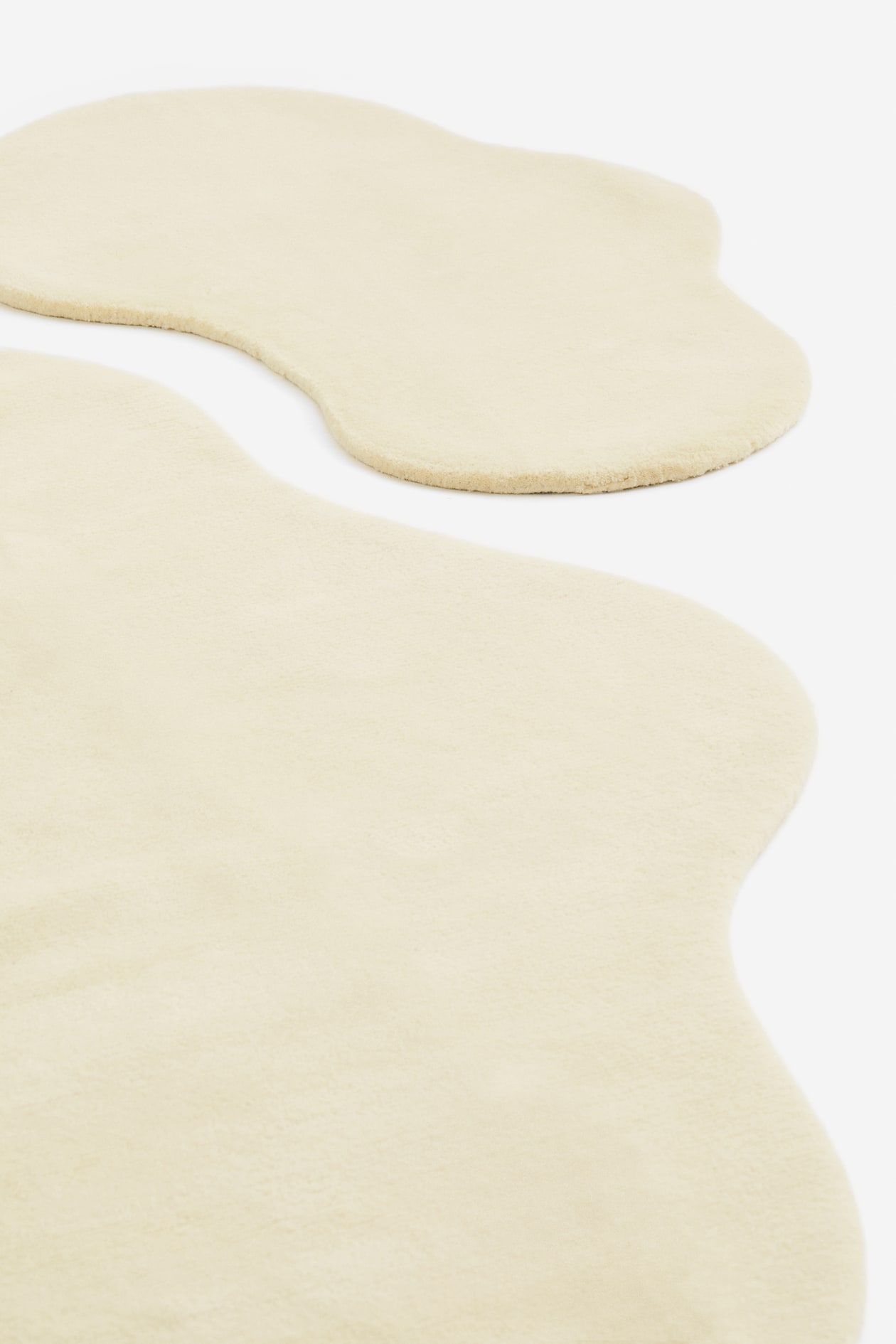 Light beige Tufted wool rug at H&M Home | H&M GB