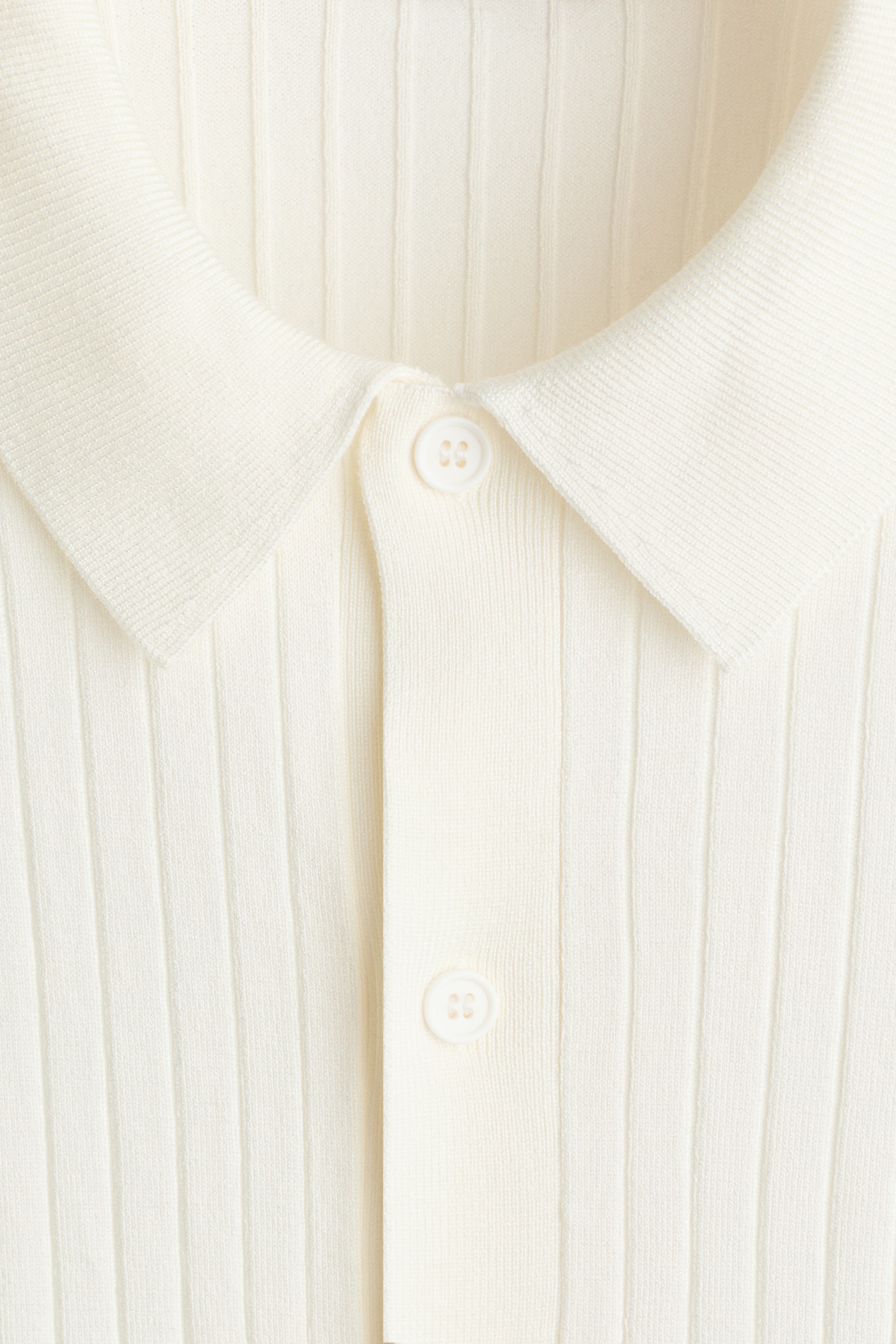 Regular Fit Rib-knit shirt - Cream - Men | H&M IE
