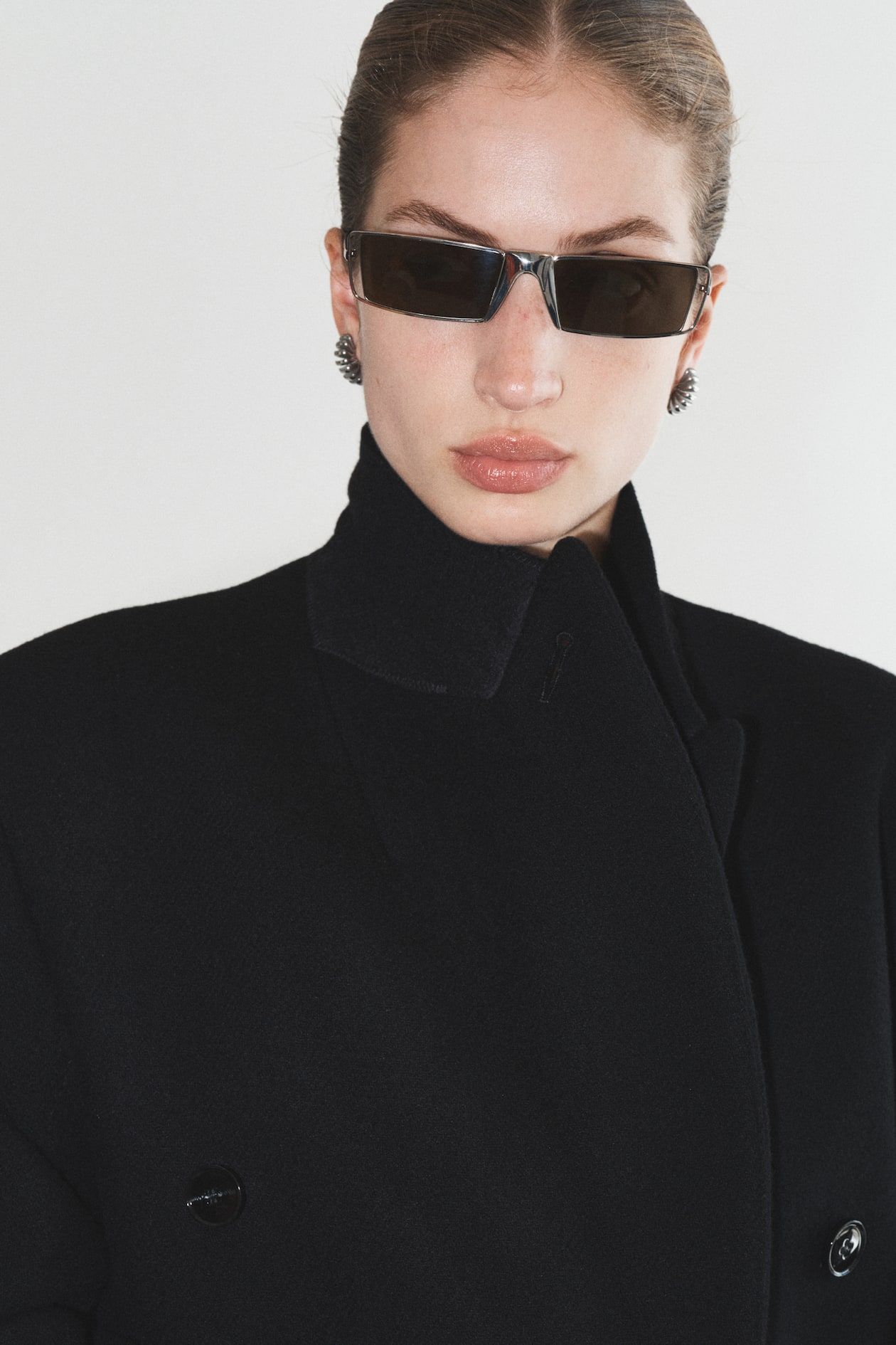 Curved earrings - Silver-coloured - Ladies | H&M MY