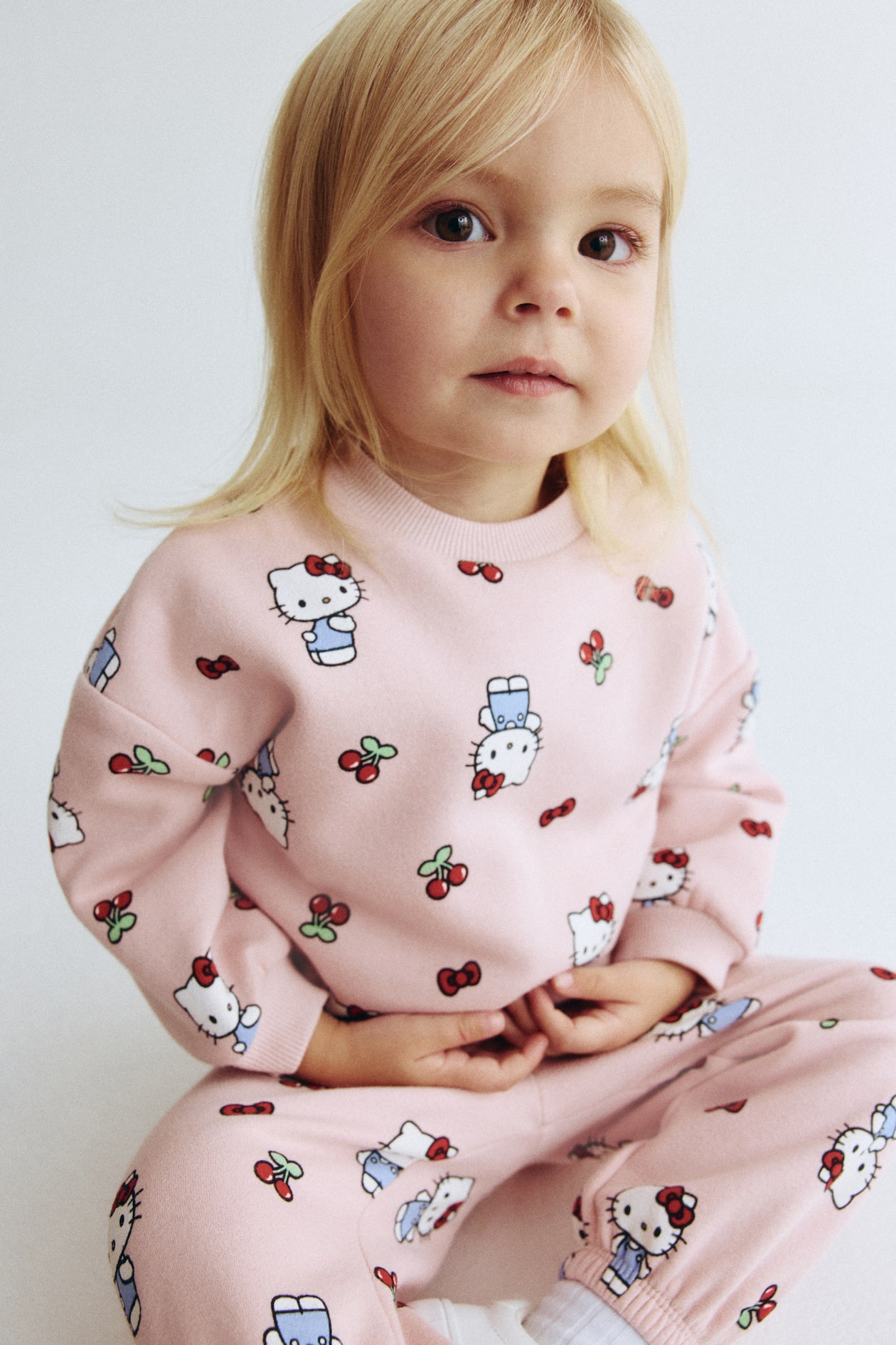 2-Piece Printed Sweatshirt and Joggers Set - Light pink/Hello Kitty ...