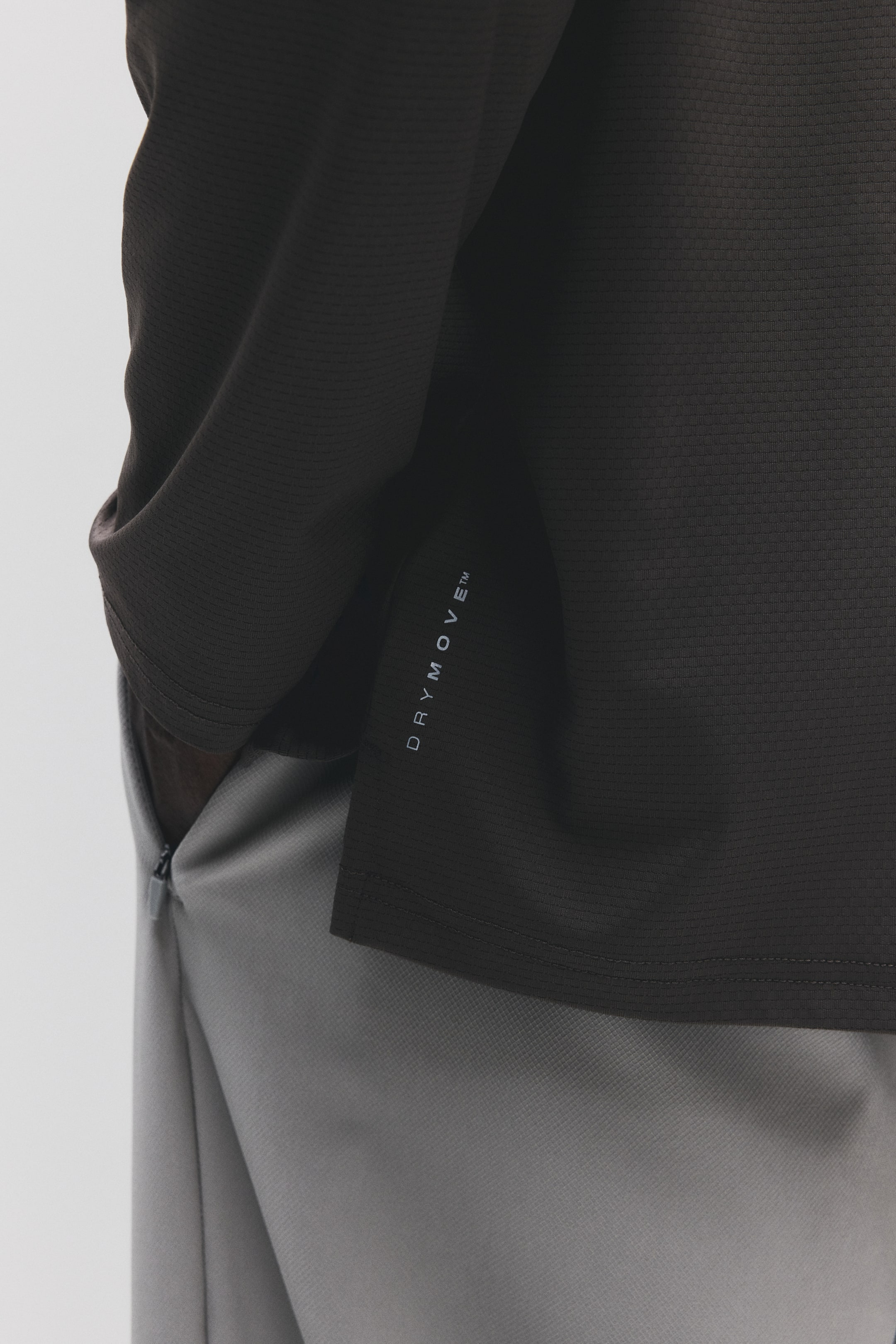 Men’s Medium brown Long-Sleeved Sports Shirt with DryMove™ | H&M US