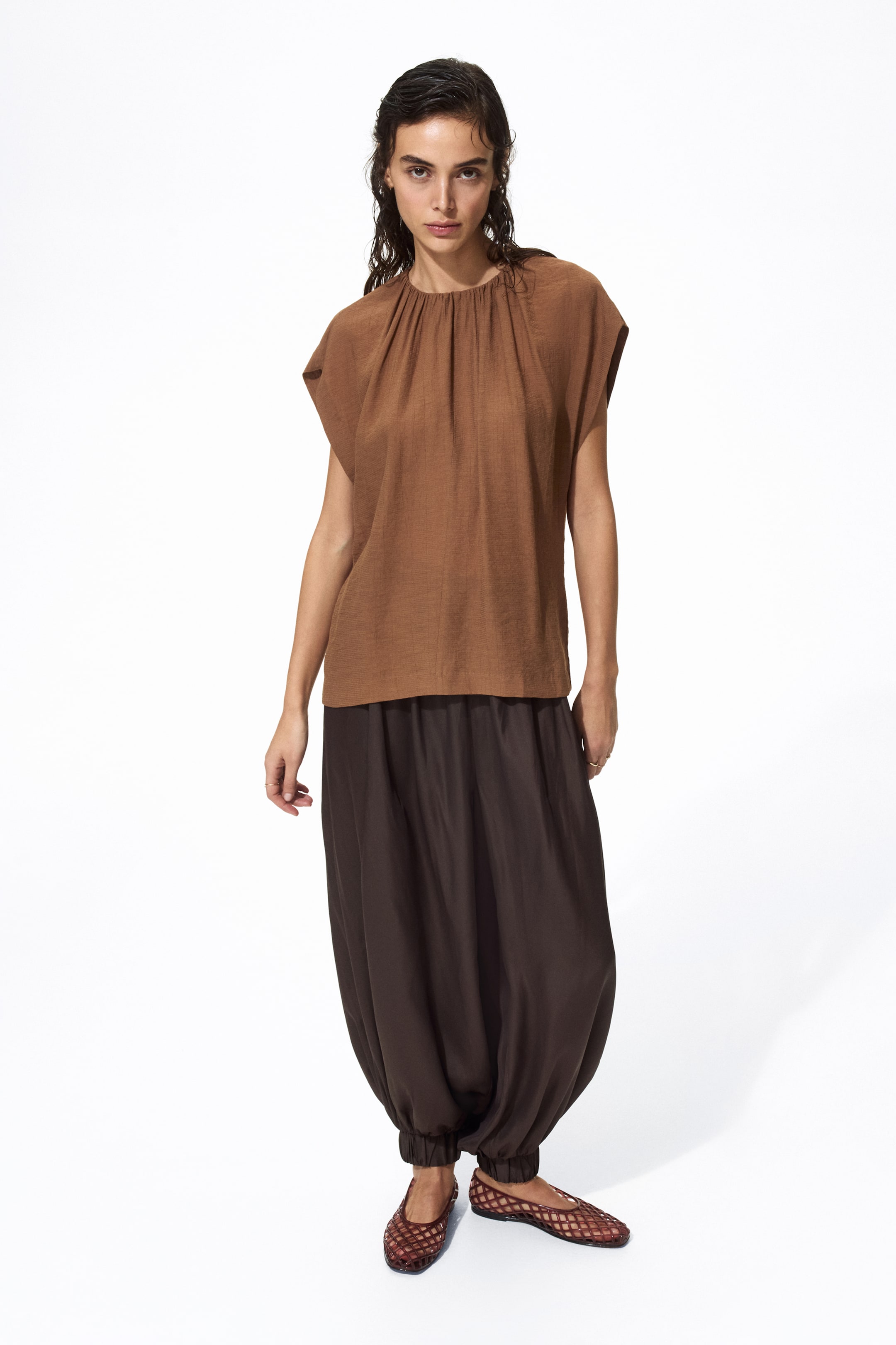 Women's Brown Oversized gathered blouse | H&M IN