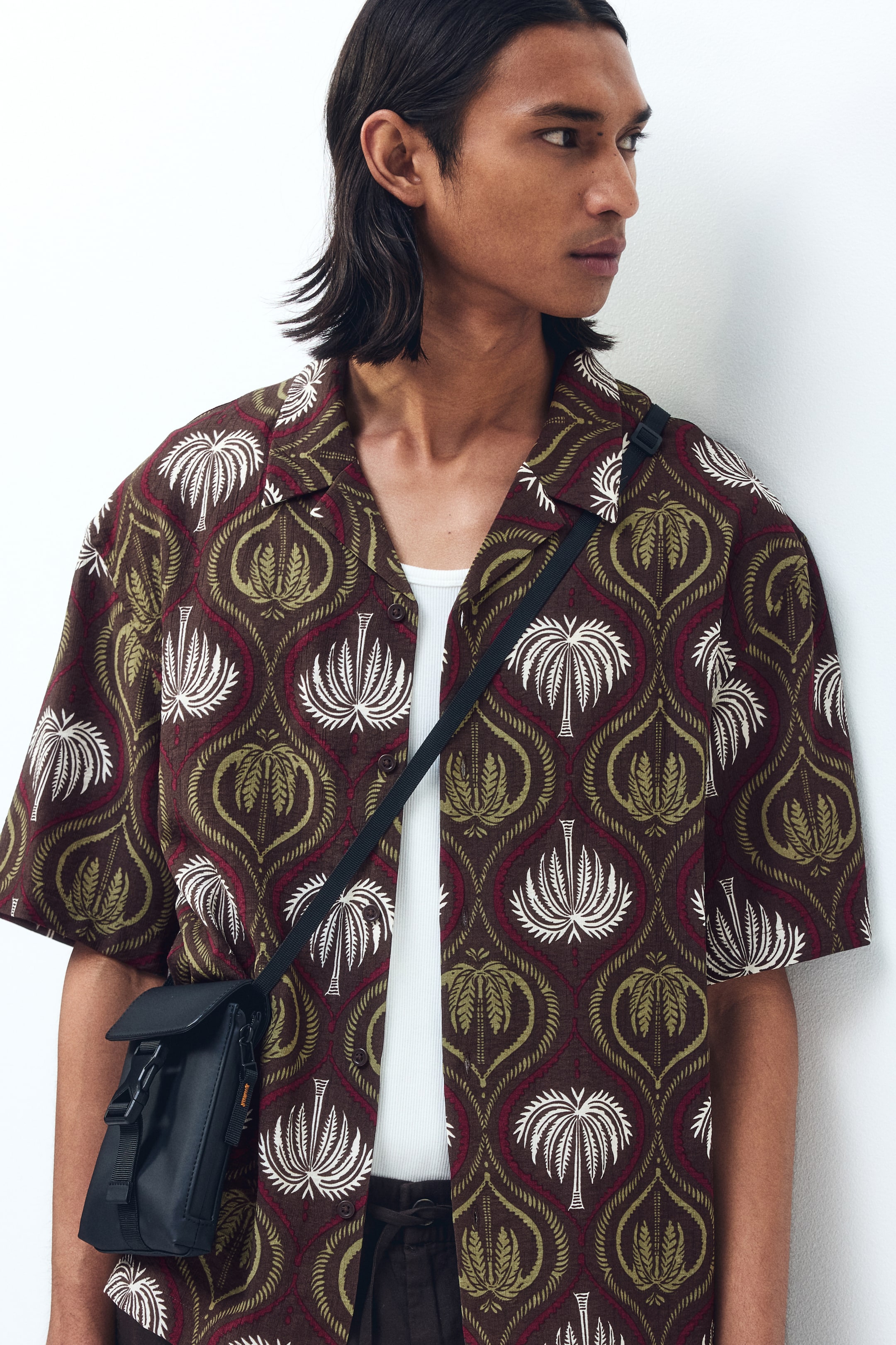 Men’s Dark brown/patterned Relaxed-Fit Resort Shirt | H&M US