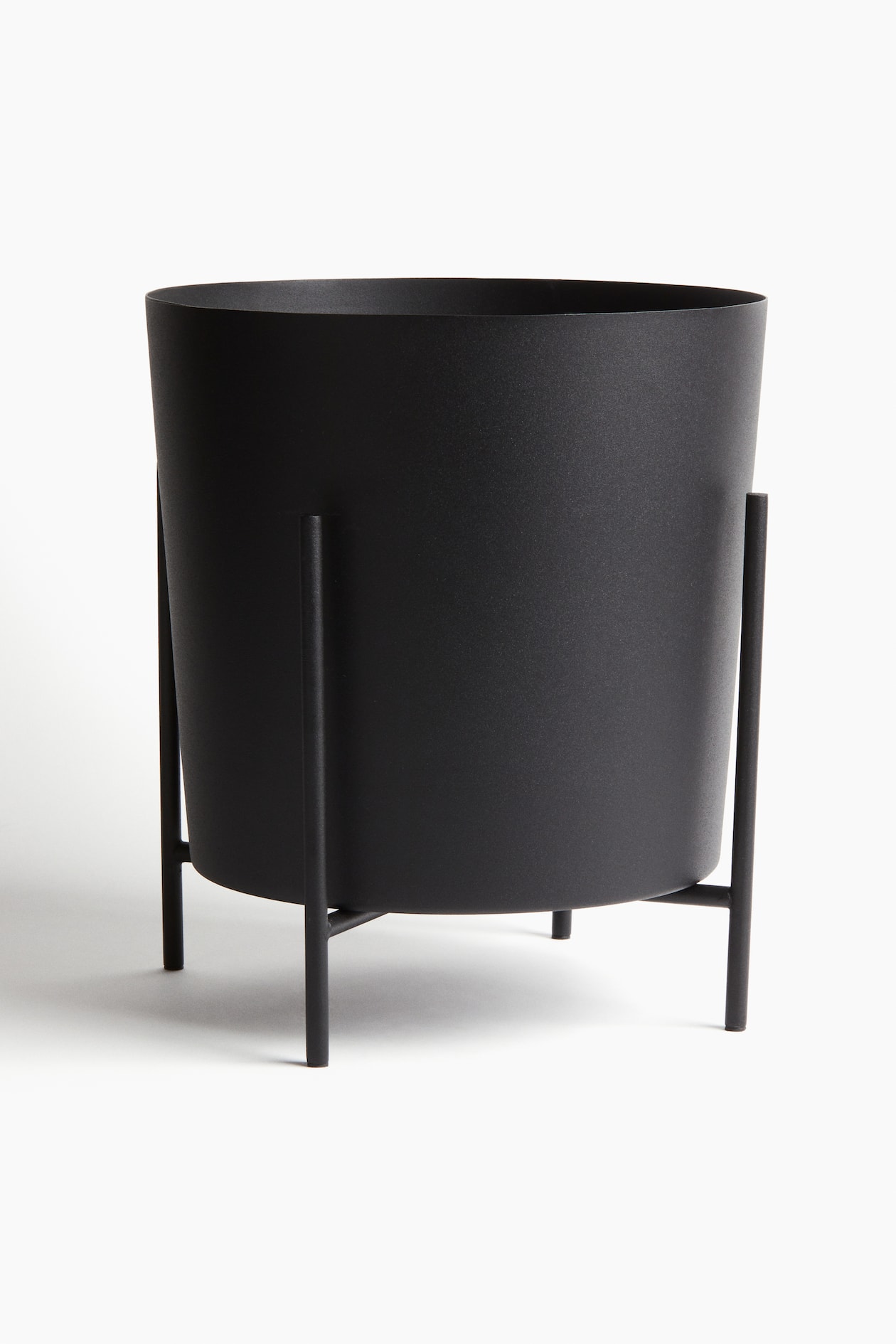 Black Extra-large Plant Pot with Stand at H&M Home | H&M US