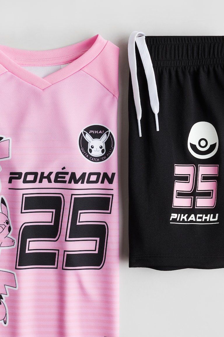 Pink/Pokémon 2-piece football set for kids | H&M GB