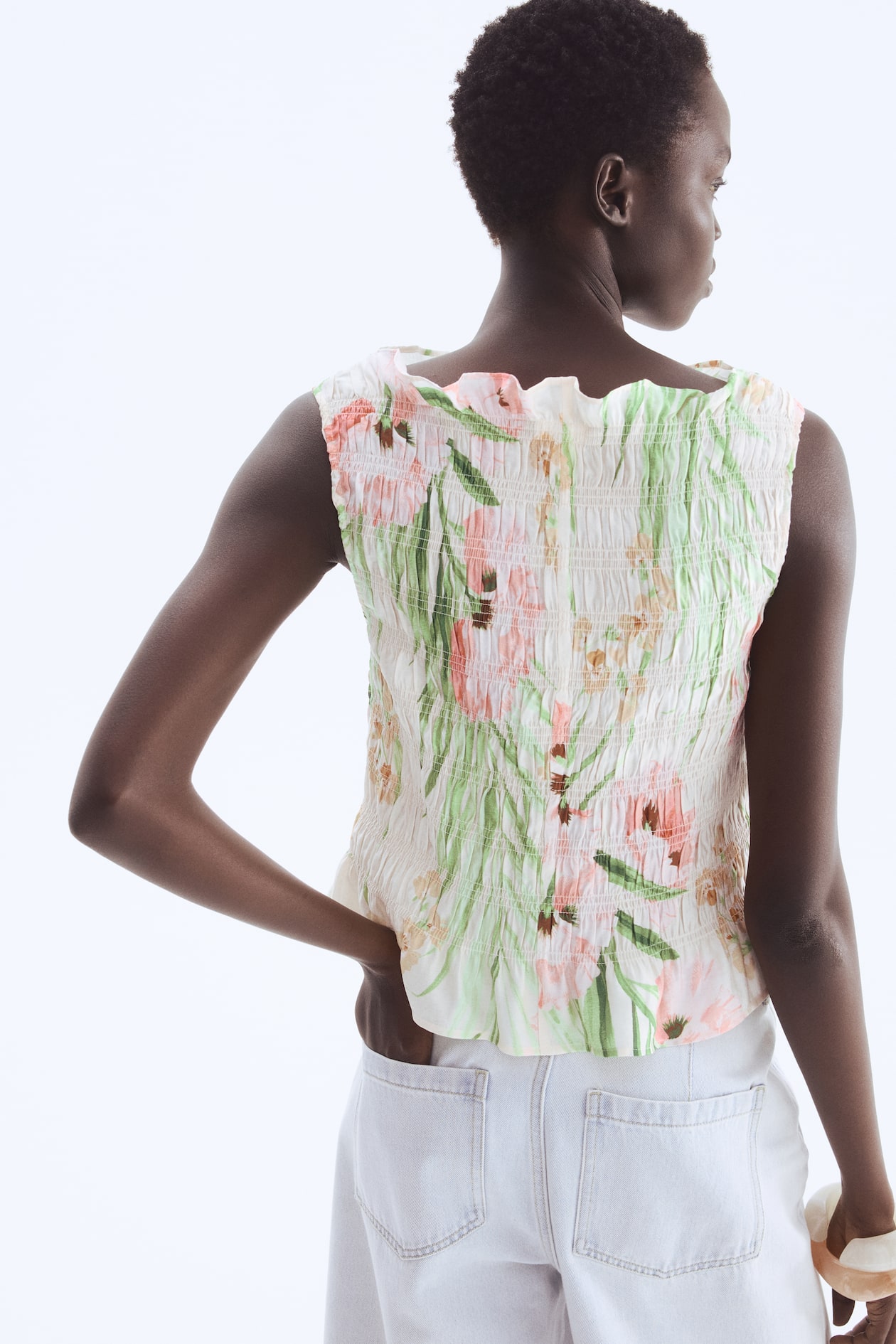 Women's Light pink/floral Smocked Top | H&M CA