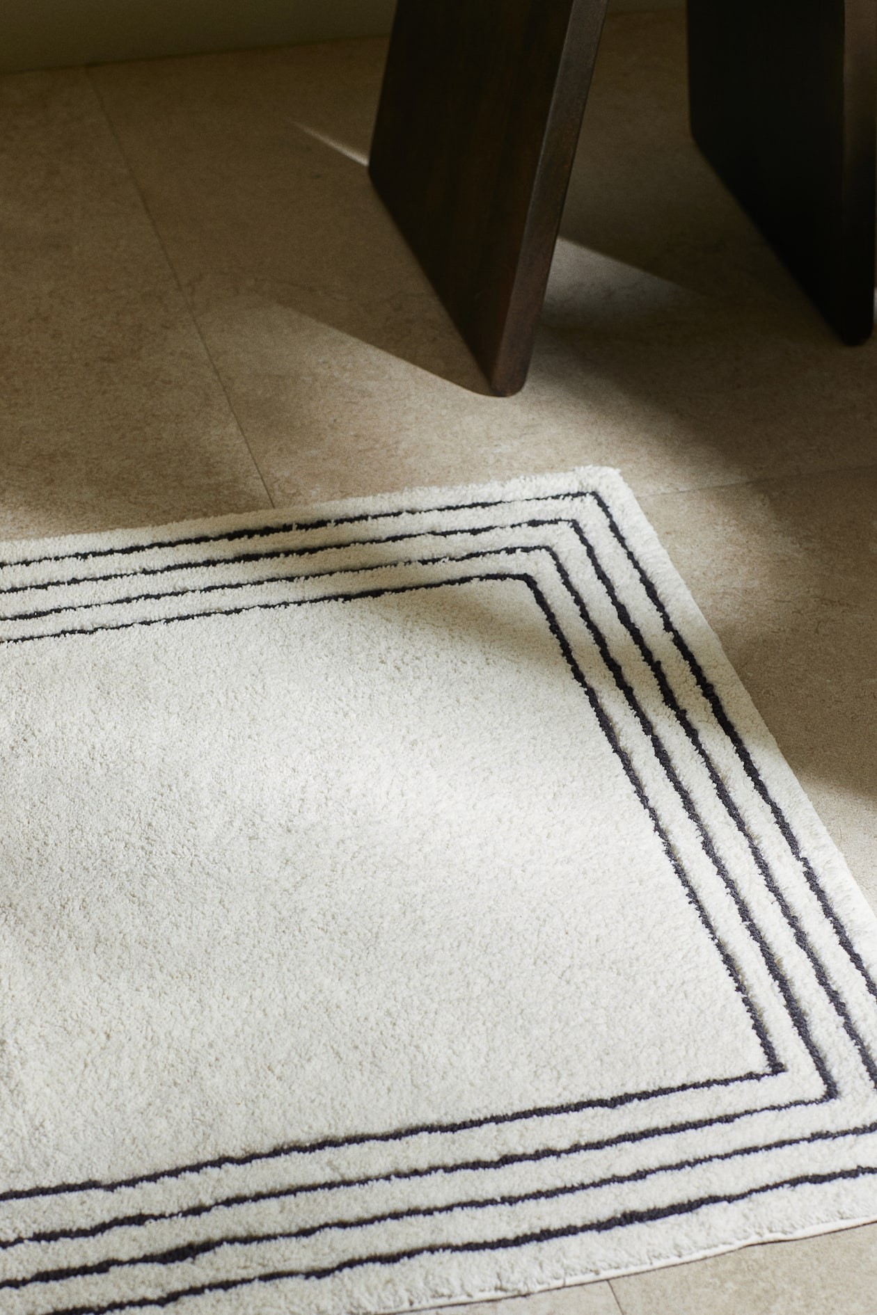 Alfombra de baño con tufting - Beige claro - HOME | H&M ES