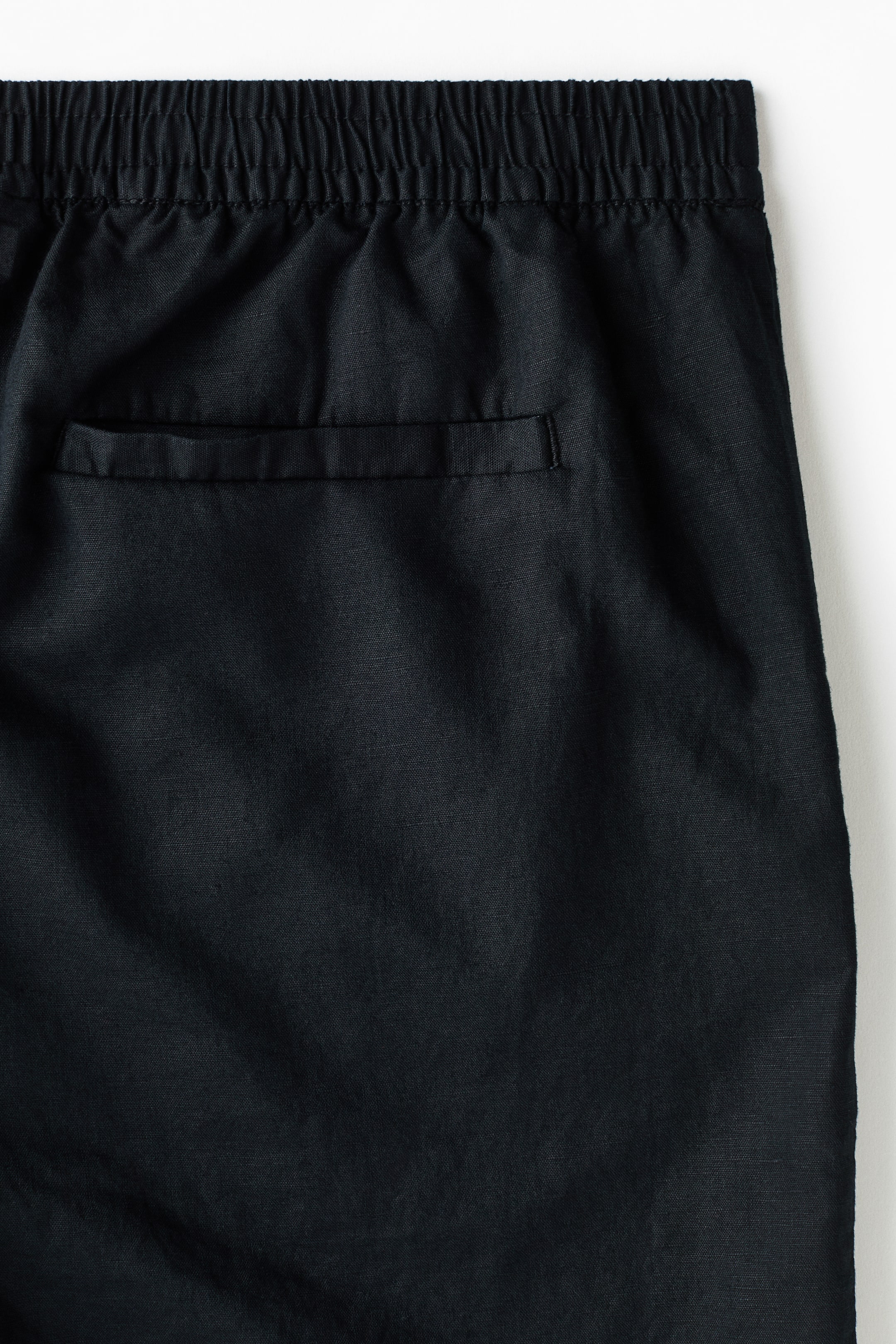 Regular Fit Linen-blend shorts - Black - Men | H&M IN