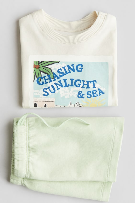 Beige/Chasing Sunlight 2-Piece T-Shirt and Shorts Set for kids | H&M US