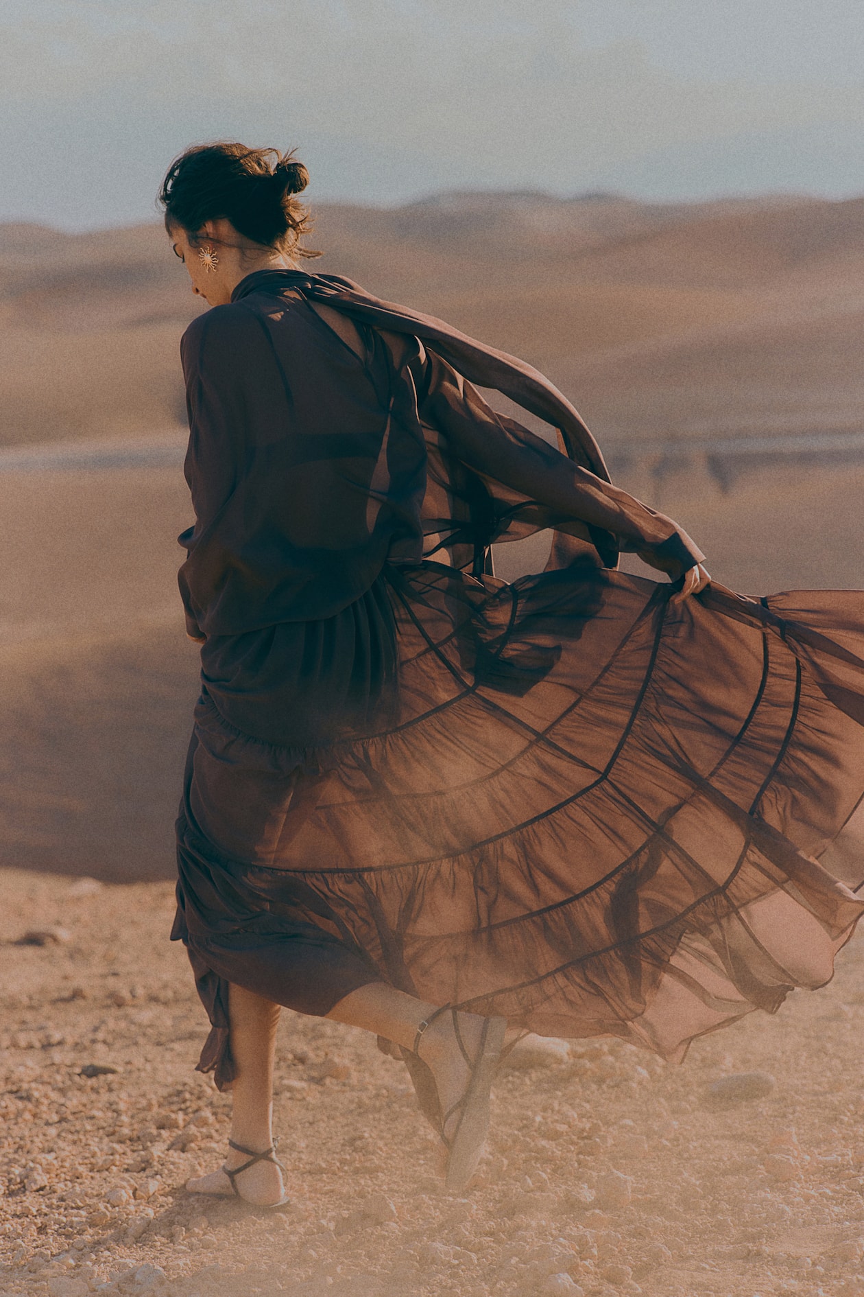 Saia comprida com secções franzidas - Castanho escuro - SENHORA | H&M PT